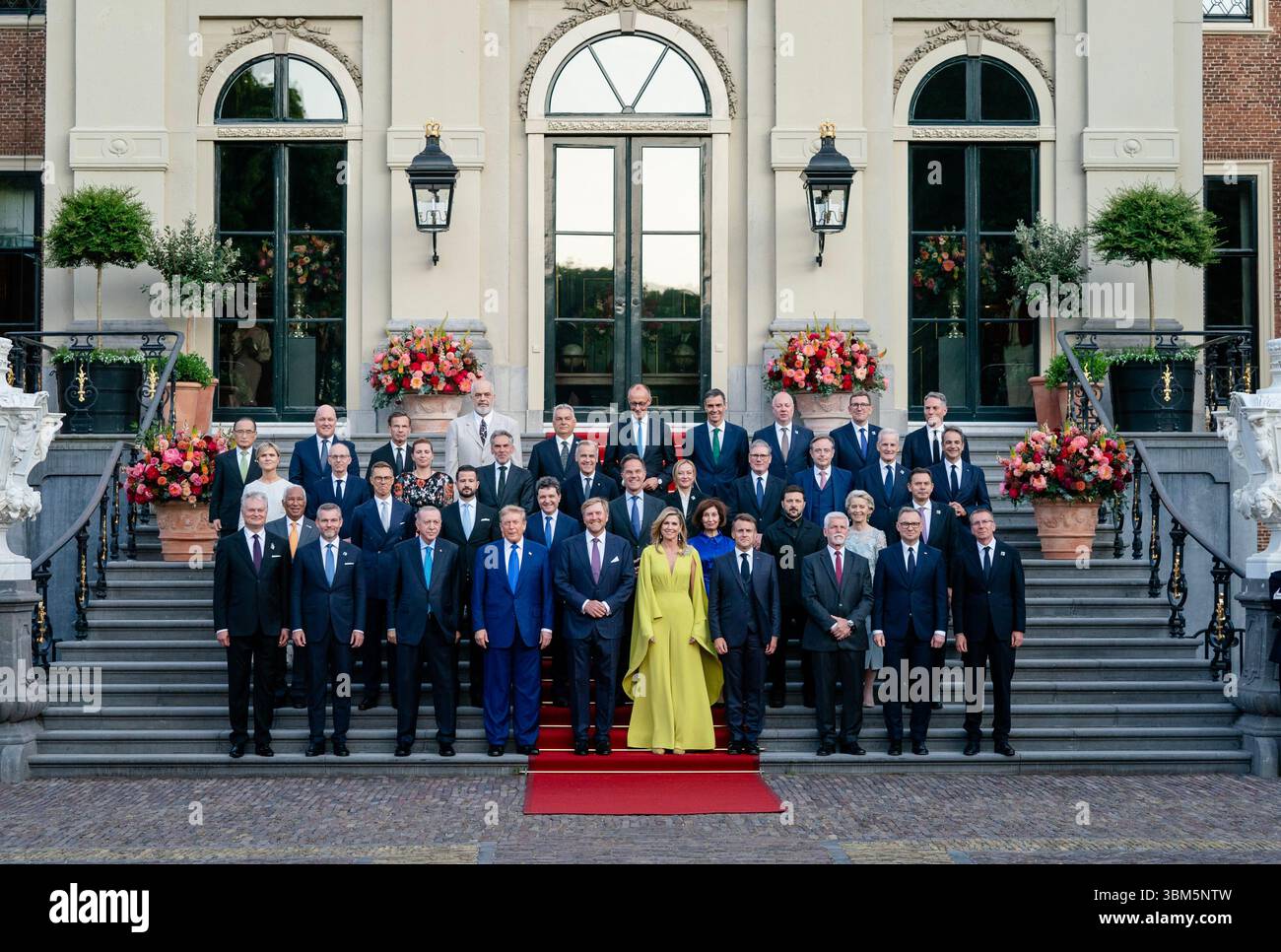 2025 maxima hi-res stock photography and images - Alamy
