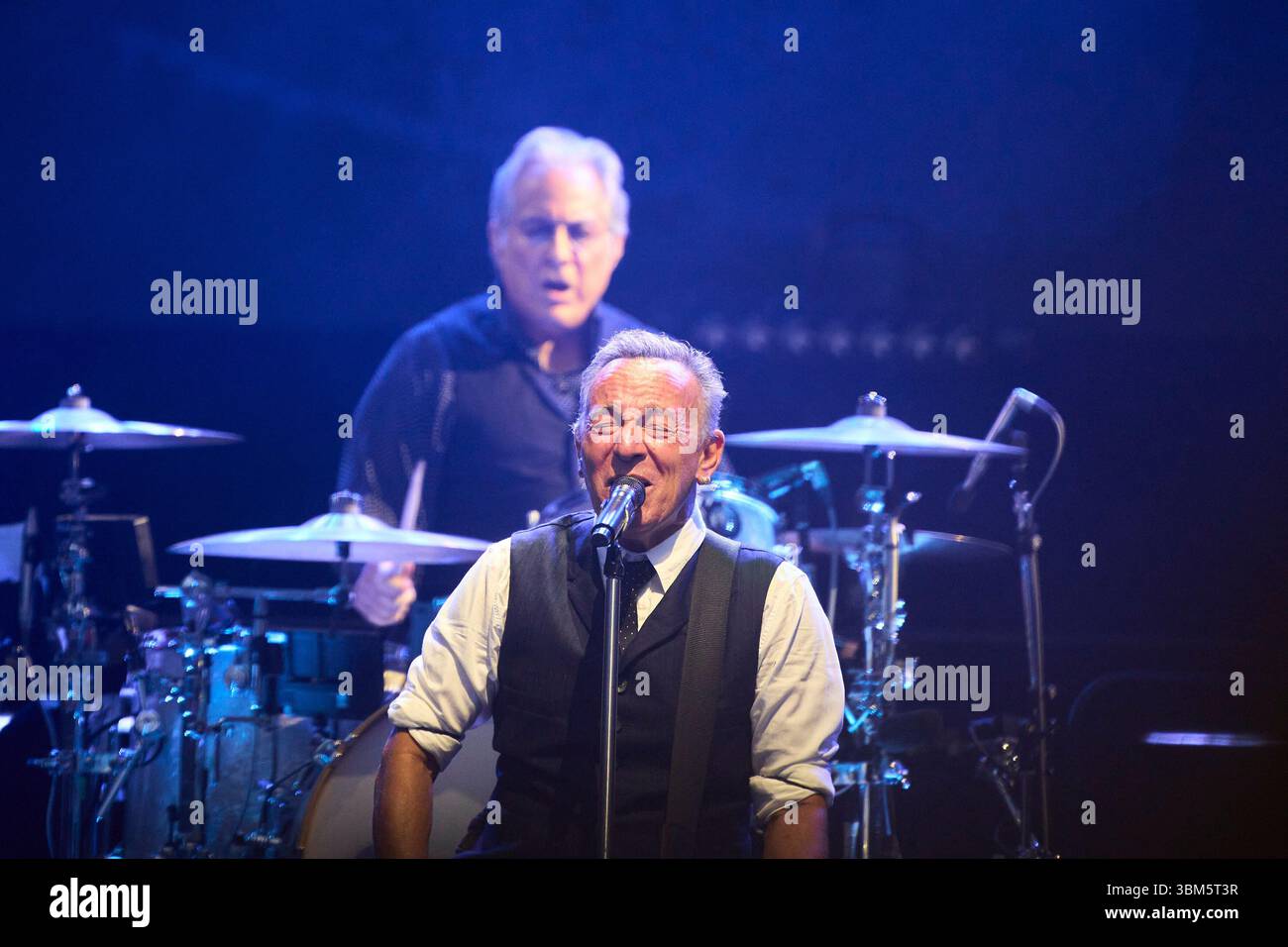Bruce Springsteen perform on stage during Bruce Springsteen and The E ...