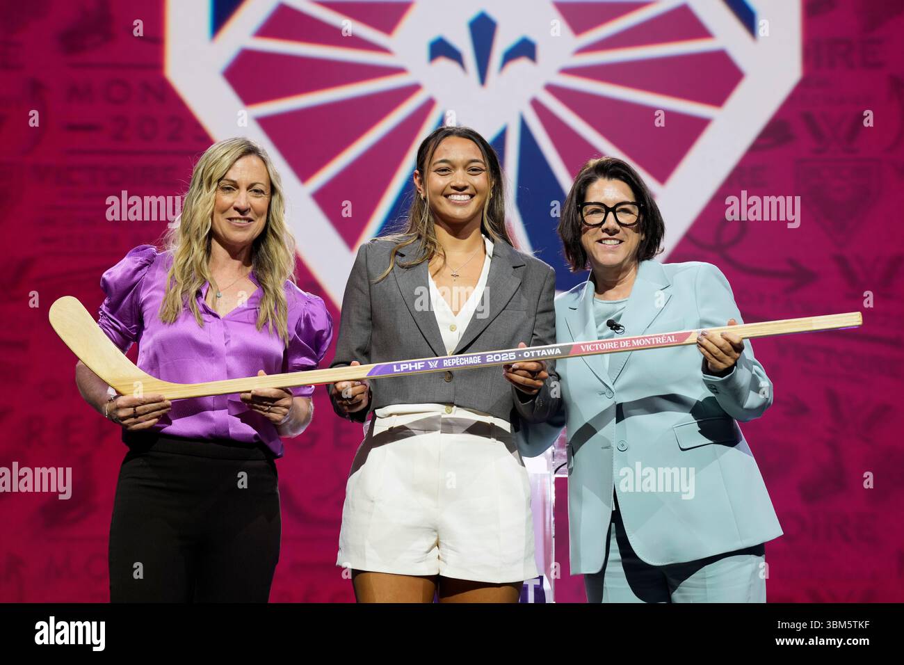 The Montreal Victoire select defender Nicole Gosling, centre, from ...