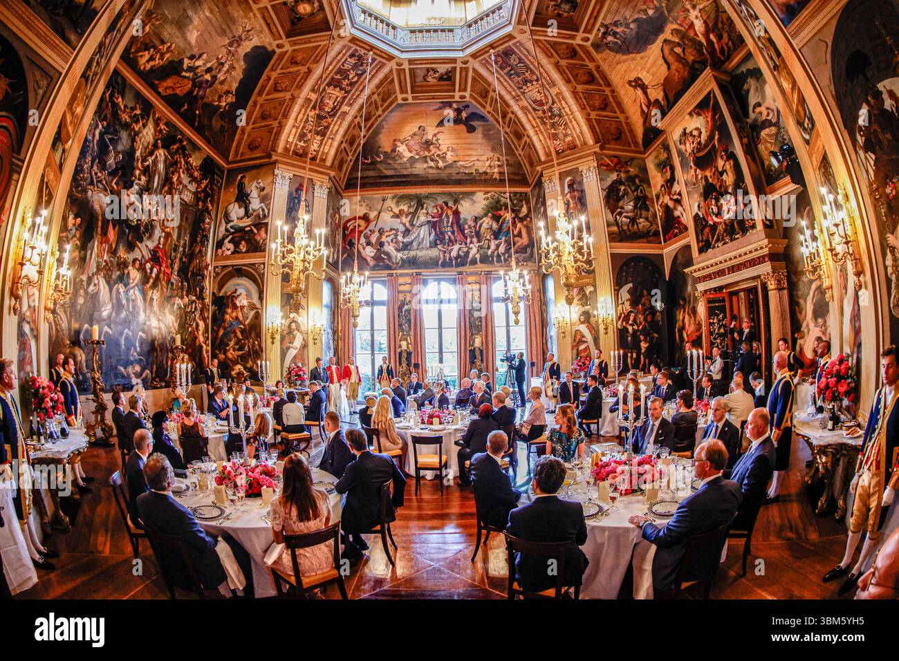 A dinner which marks the start of the NATO-Summit in The Hague. (Photo ...