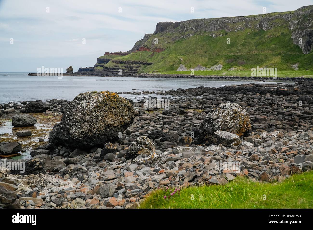 Giant's Causeway is a unique natural wonder in Northern Ireland ...