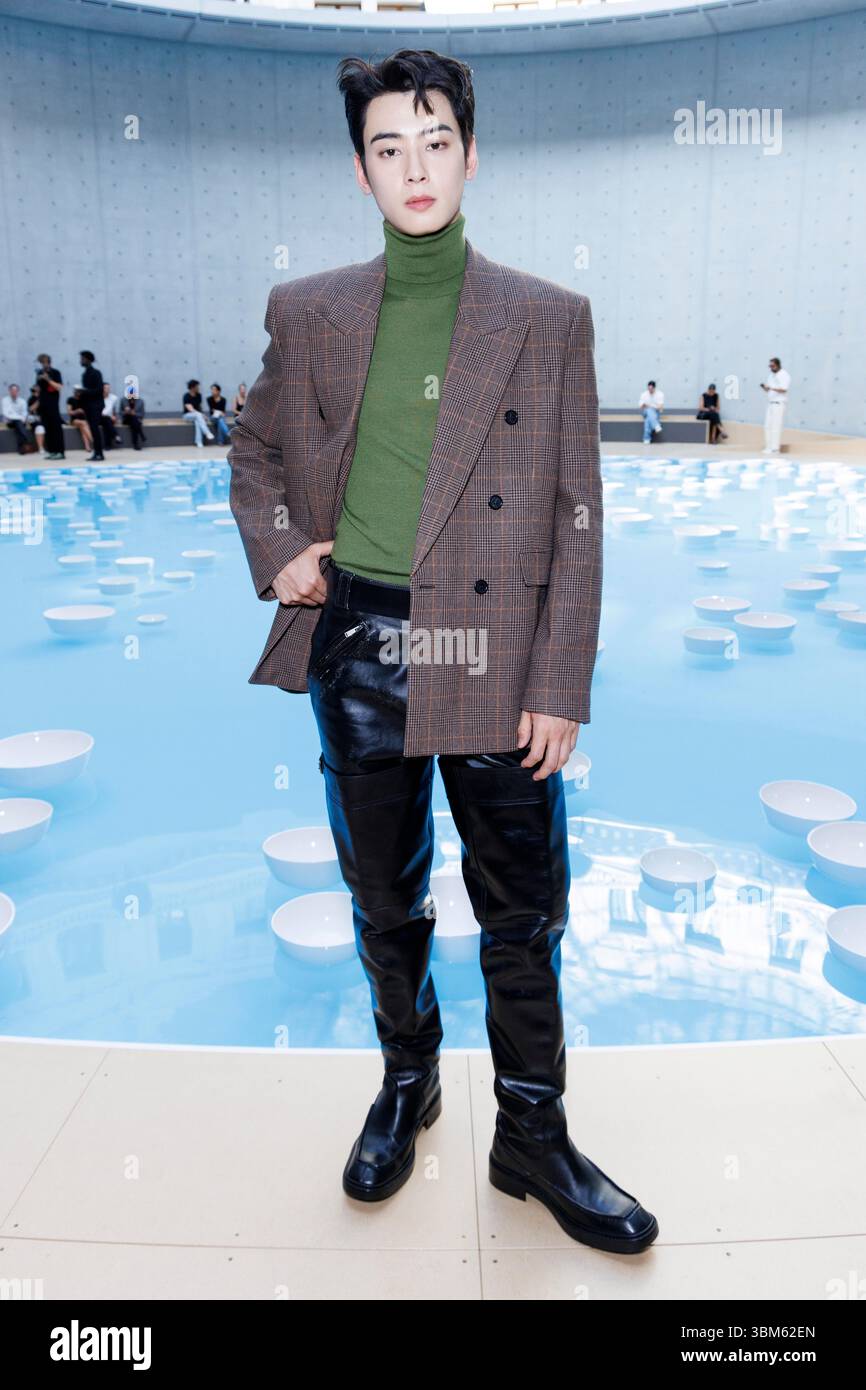 Paris, Frankreich. 24th June, 2025. Cha Eun-woo attends SAINT LAURENT ...