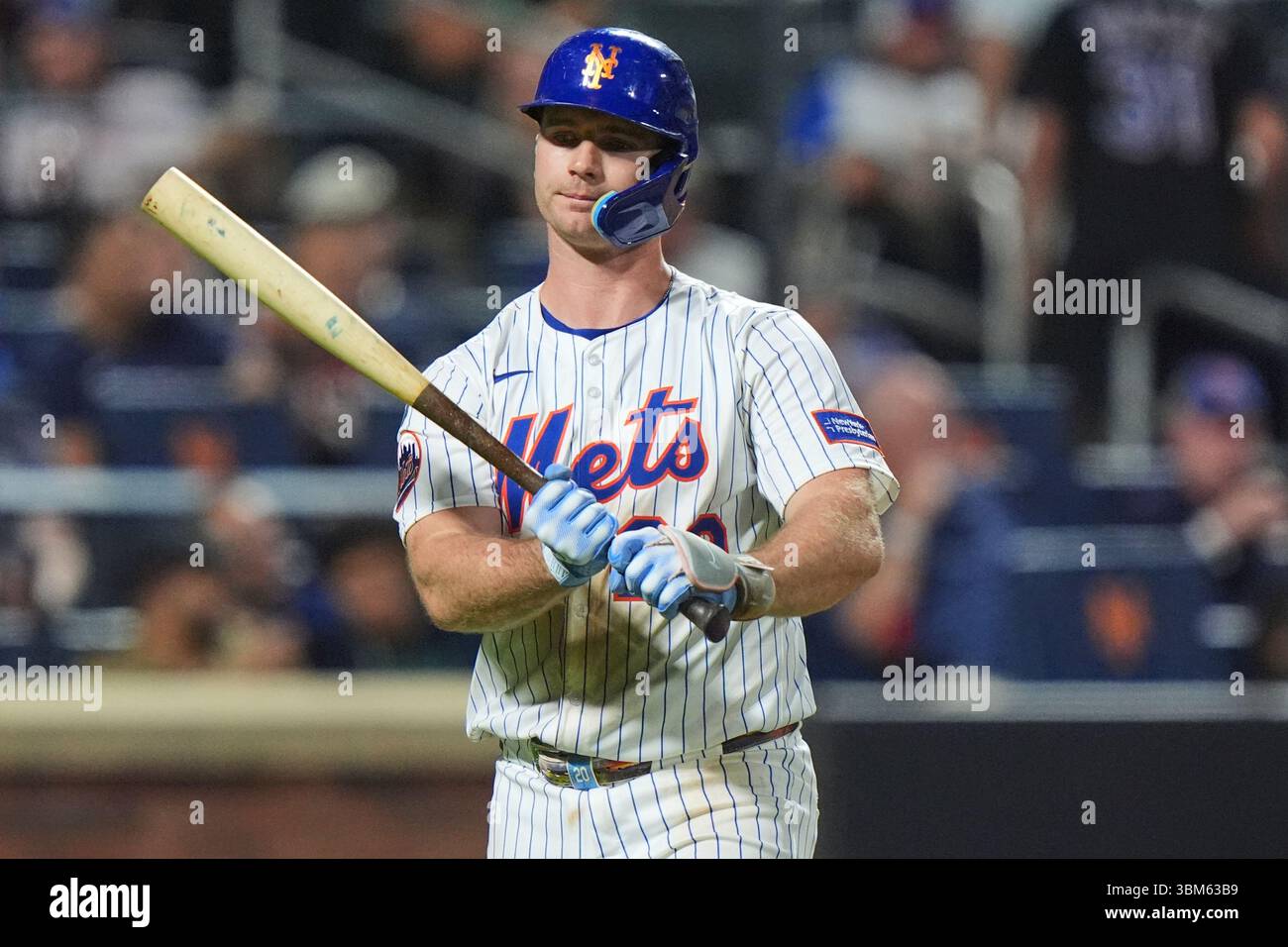 New York Mets' Pete Alonso reacts after striking out during the eighth ...