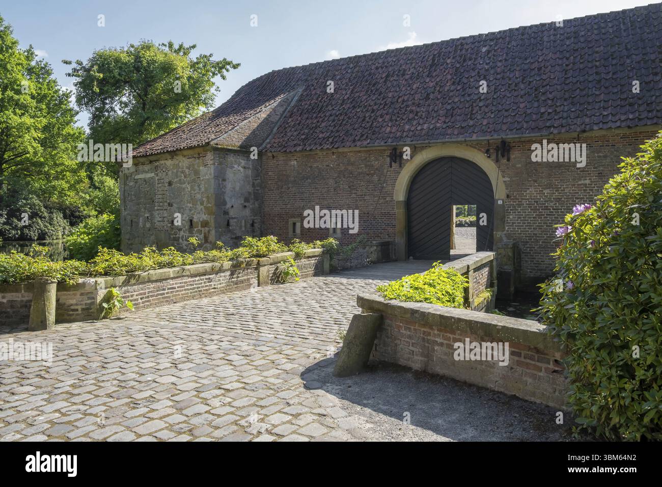 Drawbridge and gatehouse moated castle Haus Welbergen, Ochtrup ...