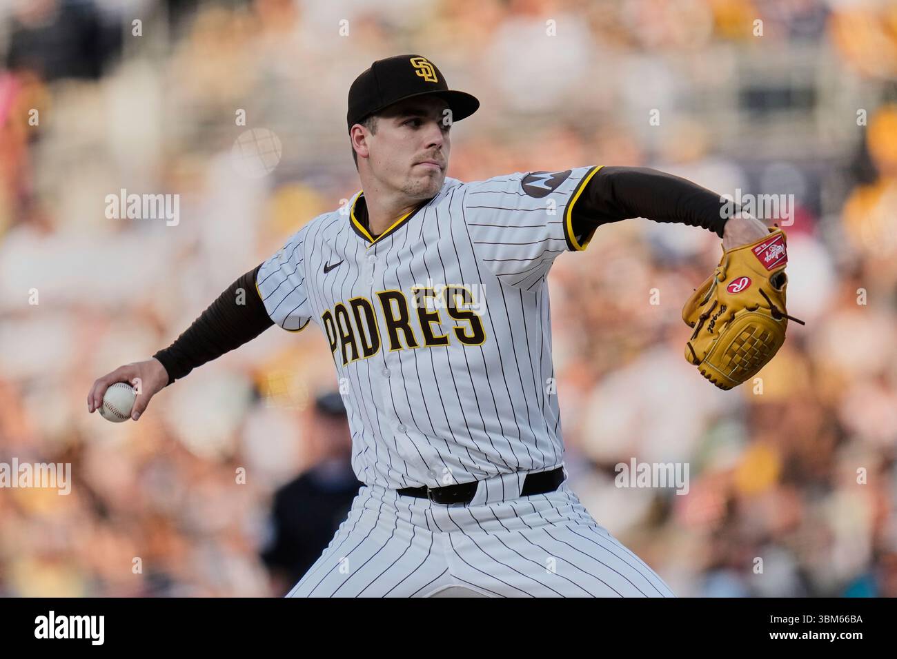 San Diego Padres pitcher Ryan Bergert works against a Washington ...