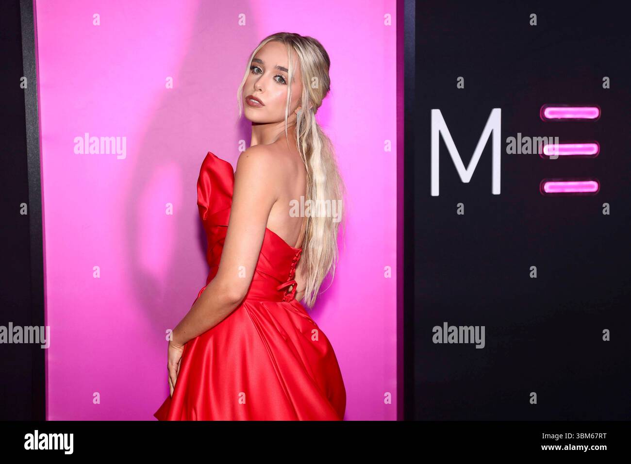 Actor Jenna Davis attends the premiere of "M3GAN 2.0" at AMC Lincoln ...