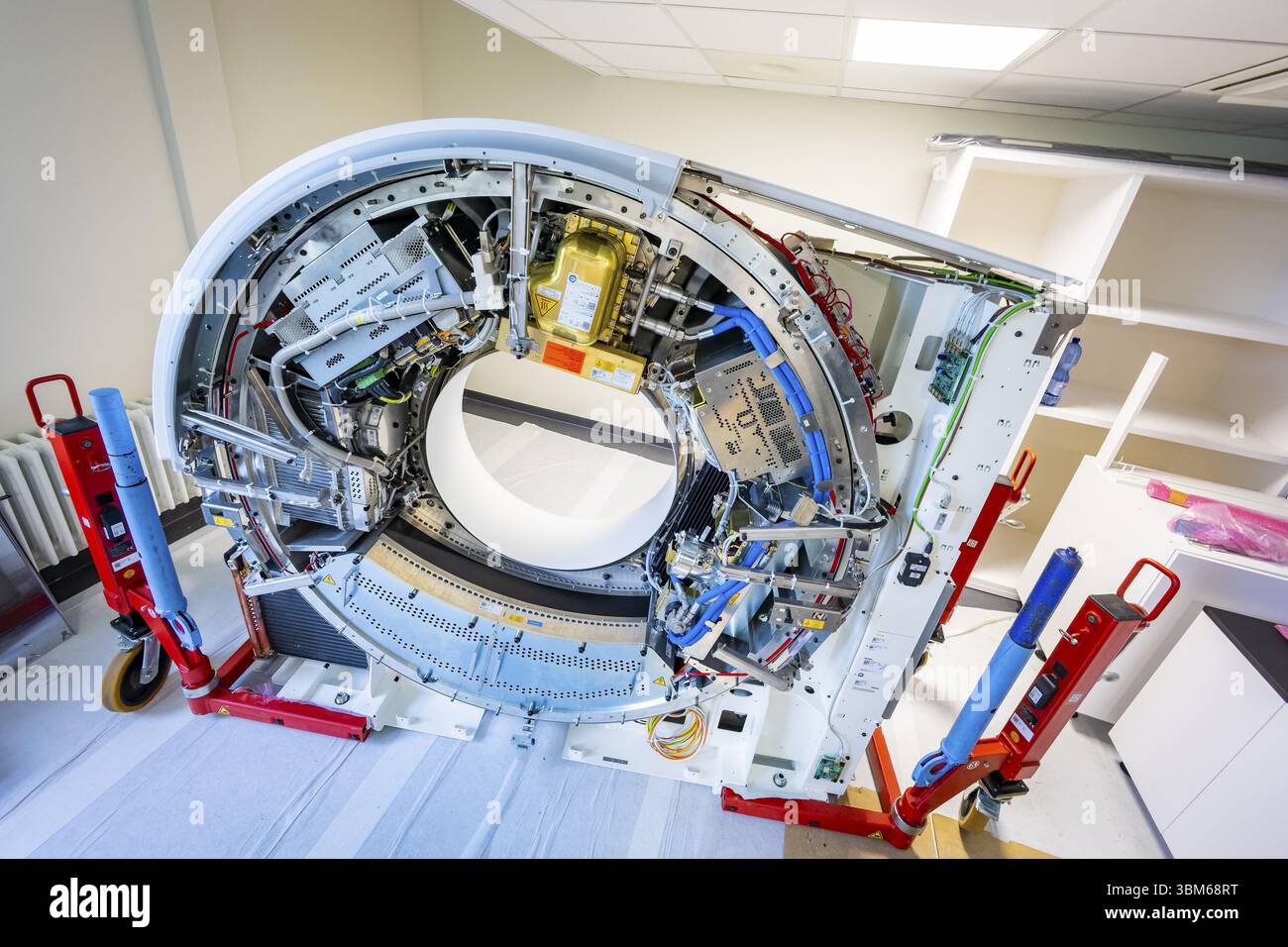 The OncoRay - National Centre for Radiation Research in Oncology today ...