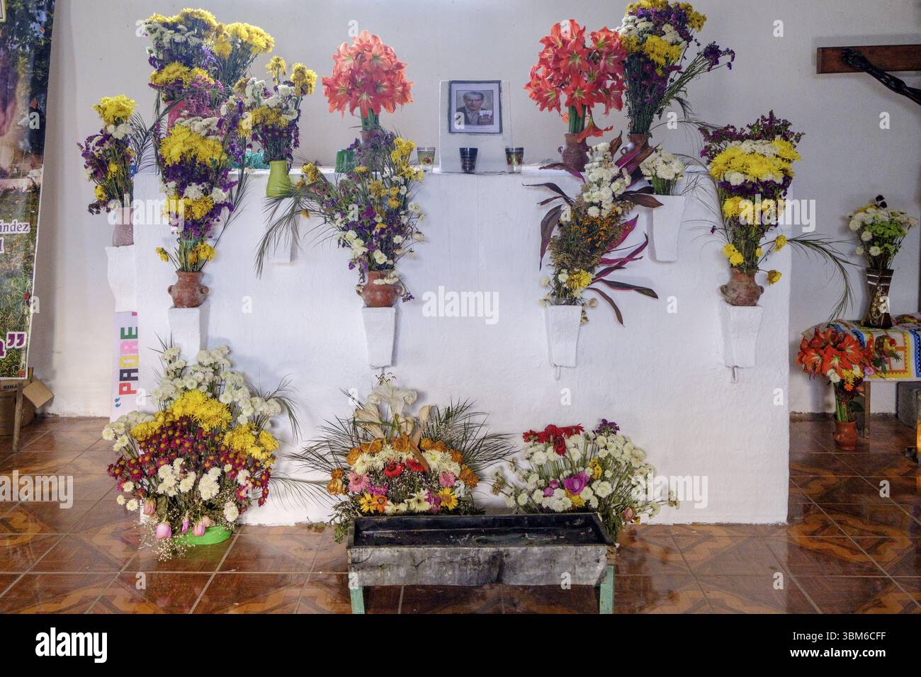 Tomb of Father Juan Alonso, Lancetillo-La Parroquia, Reina Zone, Quiche ...