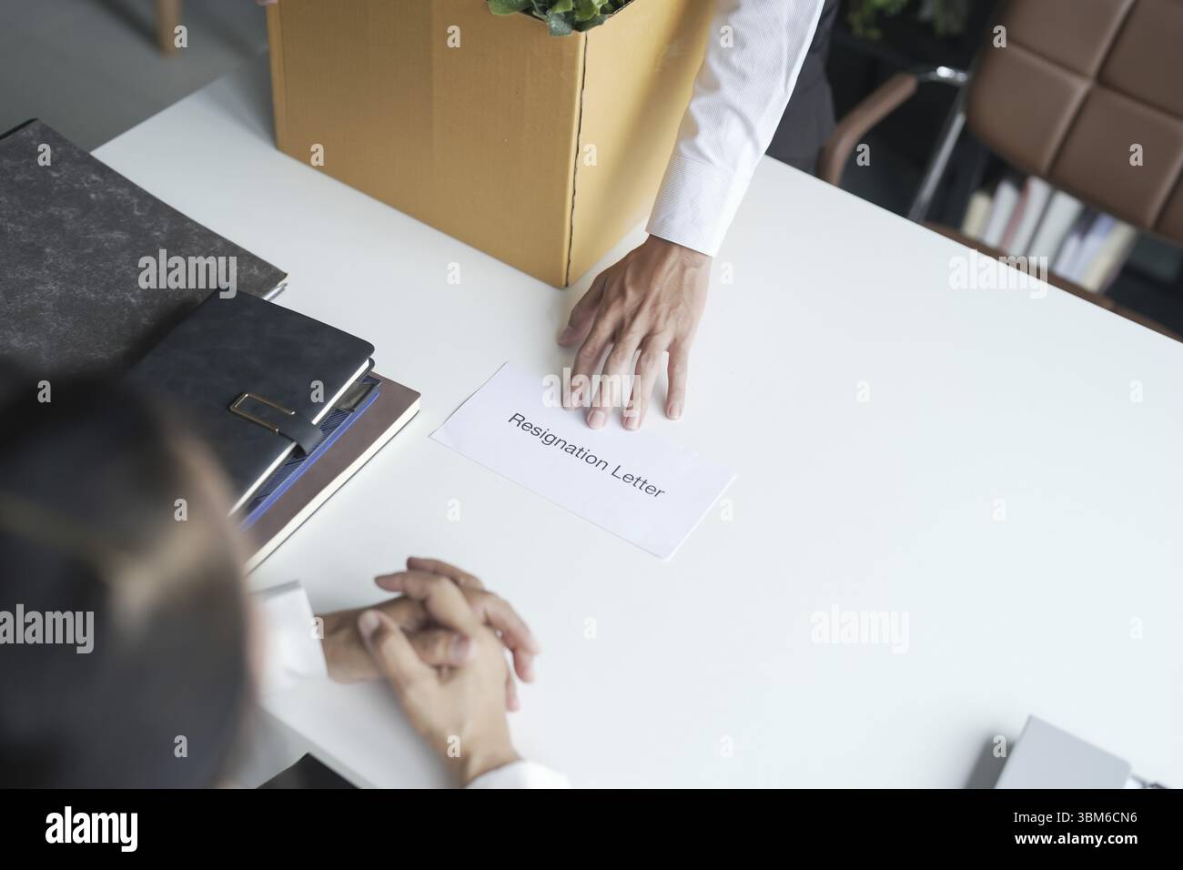 Cardboard box stuff resignation hi-res stock photography and images - Alamy