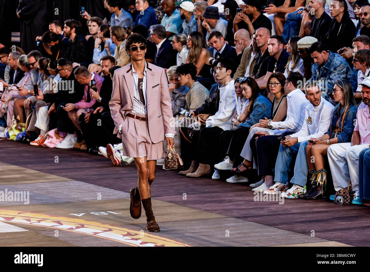 LOUIS VUITTON men Spring-Summer 2026 runway during Paris Fashion Week ...