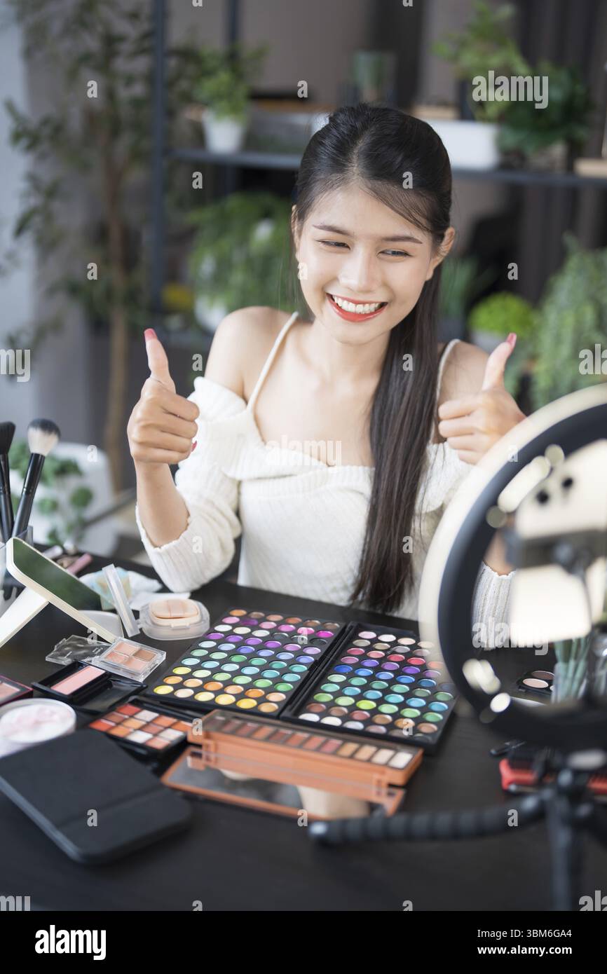 Asian social media influencer hi-res stock photography and images - Alamy