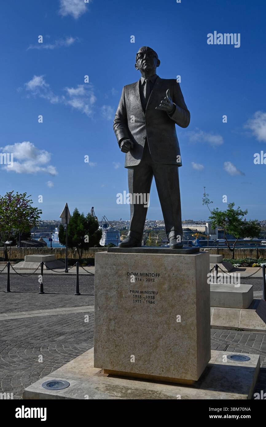 VALLETTA, MALTA - APRIL 18, 2025: Memorial statue of former Maltese ...