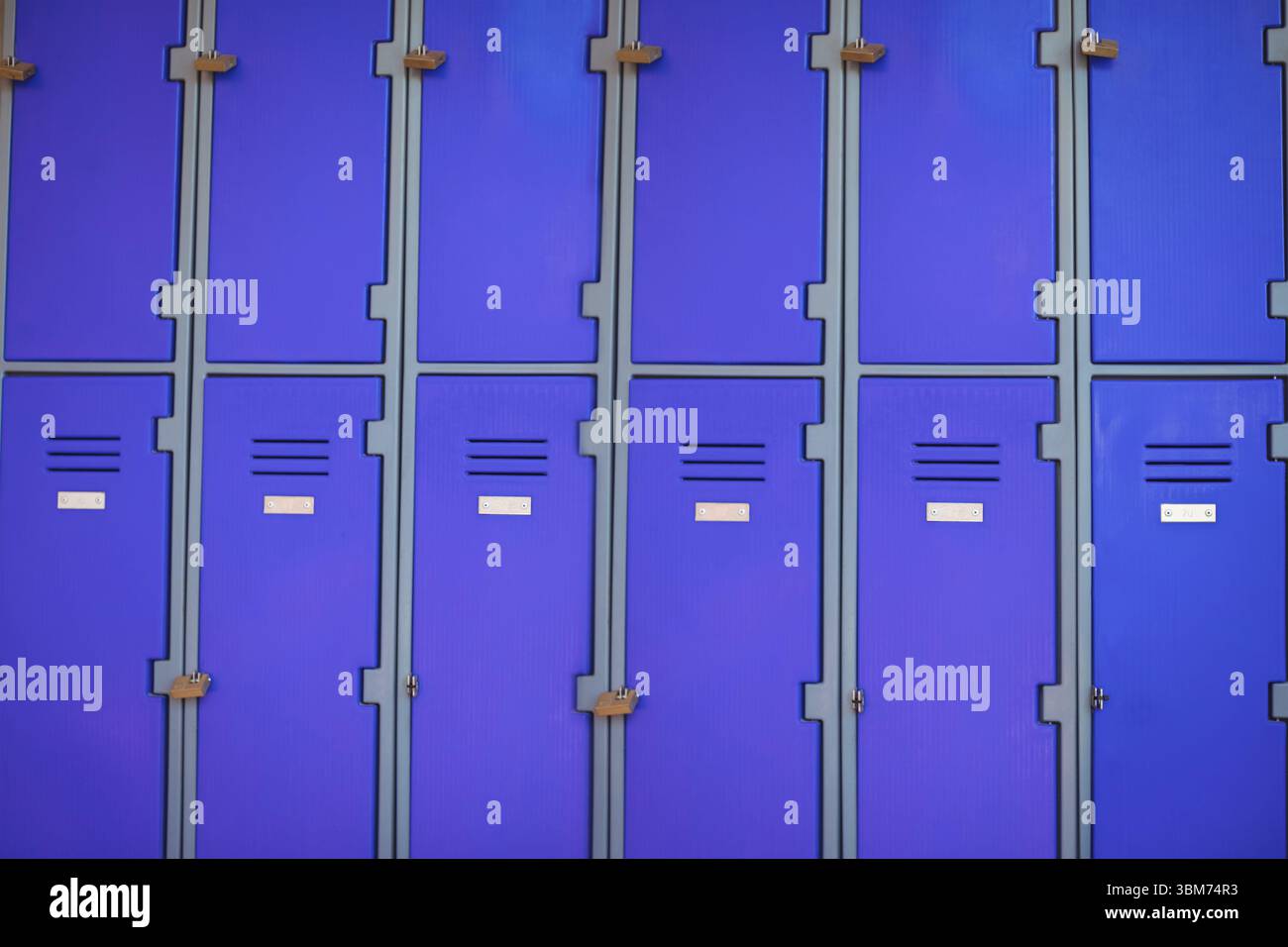 Lockers in school hi-res stock photography and images - Alamy