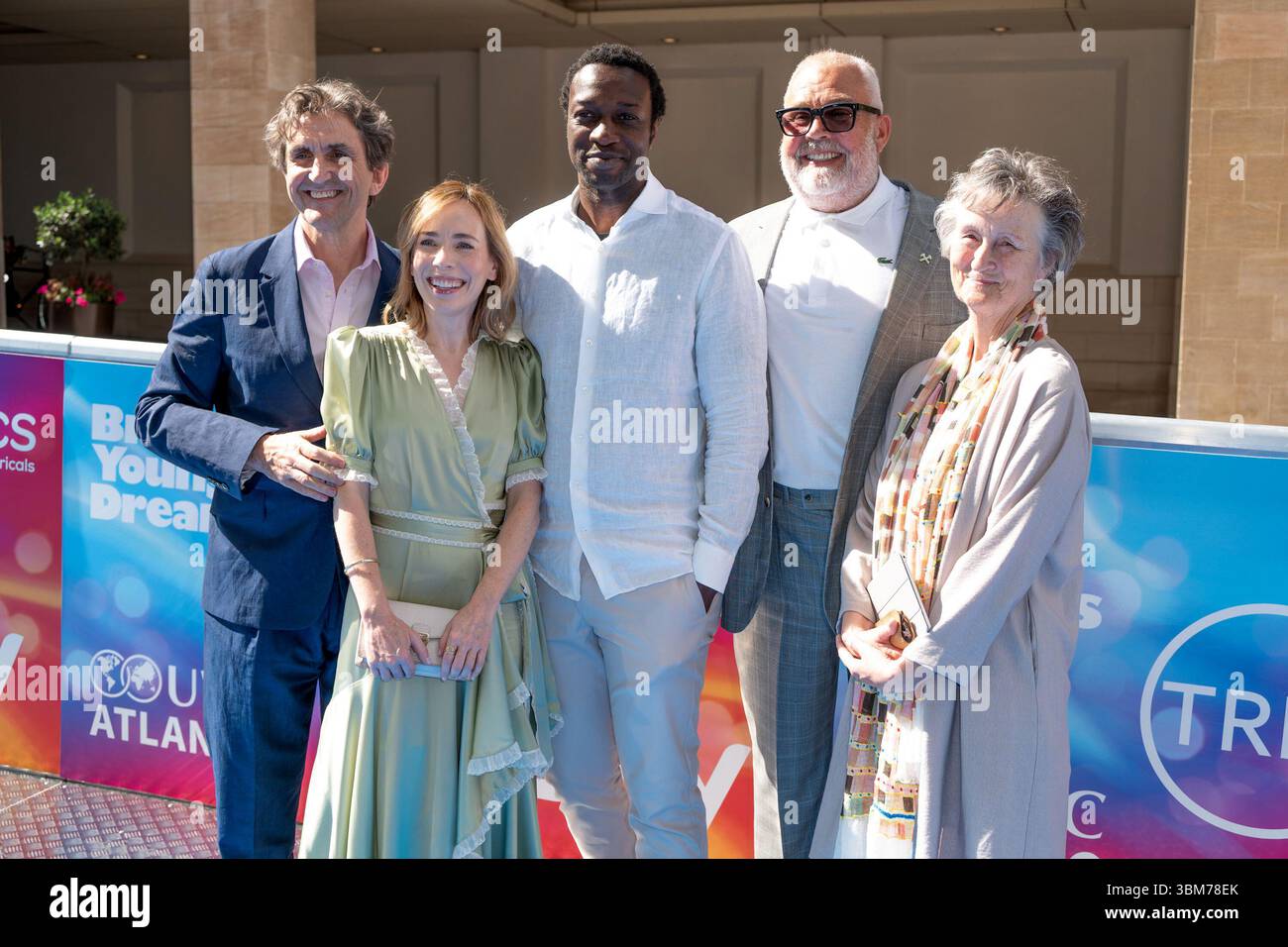 Stephen McGann, Laura Main, Zephryn Taitte, Cliff Parisi and Georgie ...