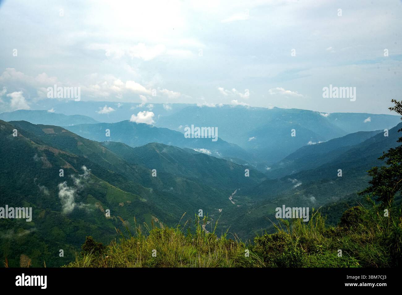 A breathtaking mountain view from the Arwah-Lumshynna Cave Viewpoint in Cherrapunjee (Sohra ...