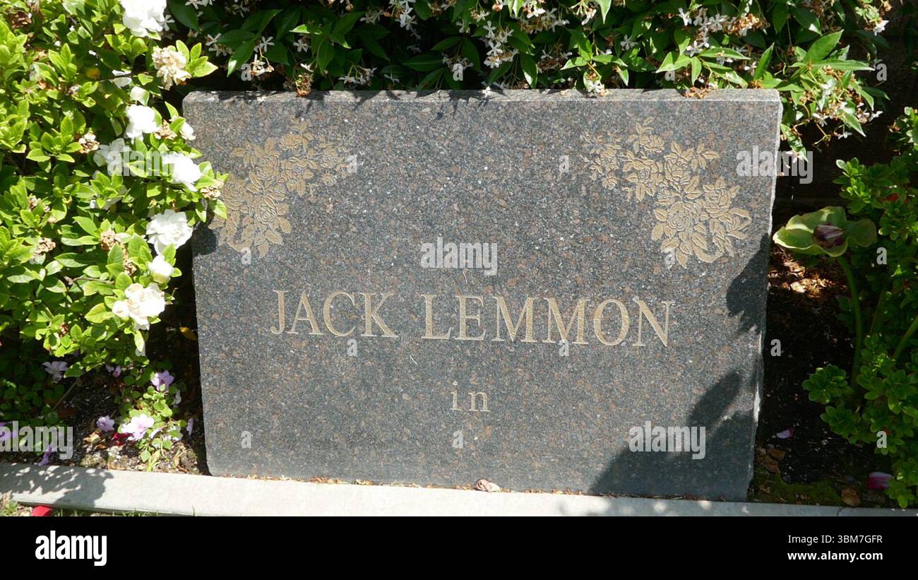 Los Angeles, California, USA 24th June 2025 Actor Jack Lemmon Grave at ...