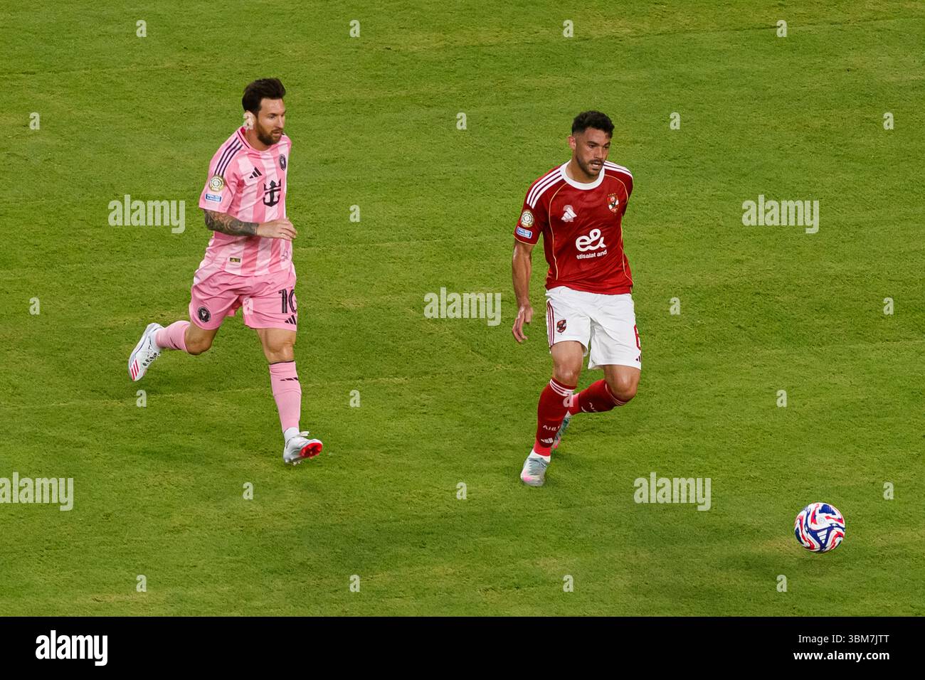 MIAMI GARDENS, FLORIDA - JUNE 14: Lionel Messi of Inter Miami (L) in ...
