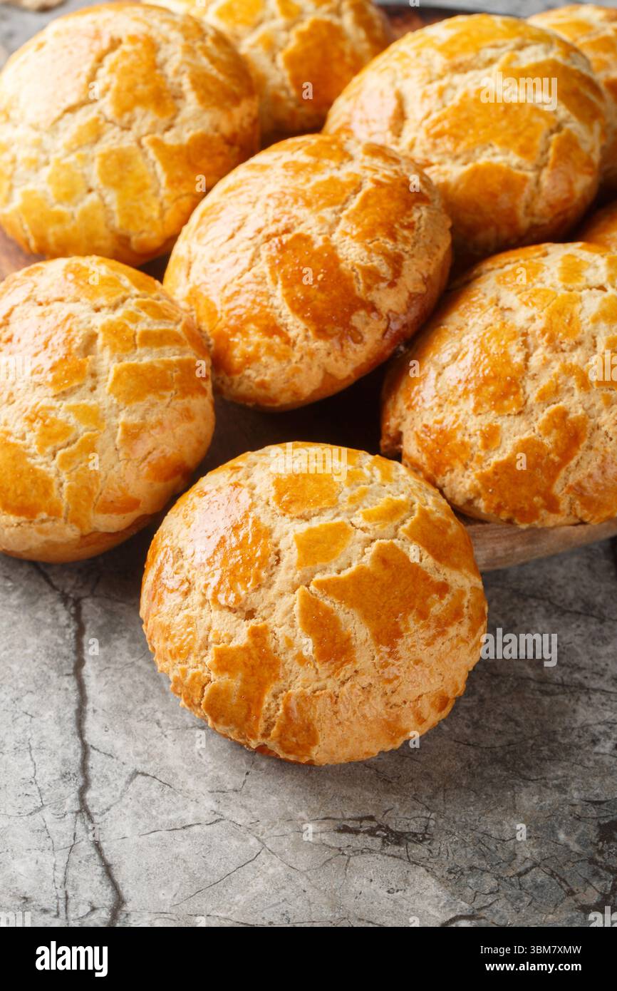 Pineapple buns Bo Lo Bao is a kind of sweet bun from Hong Kong the name ...