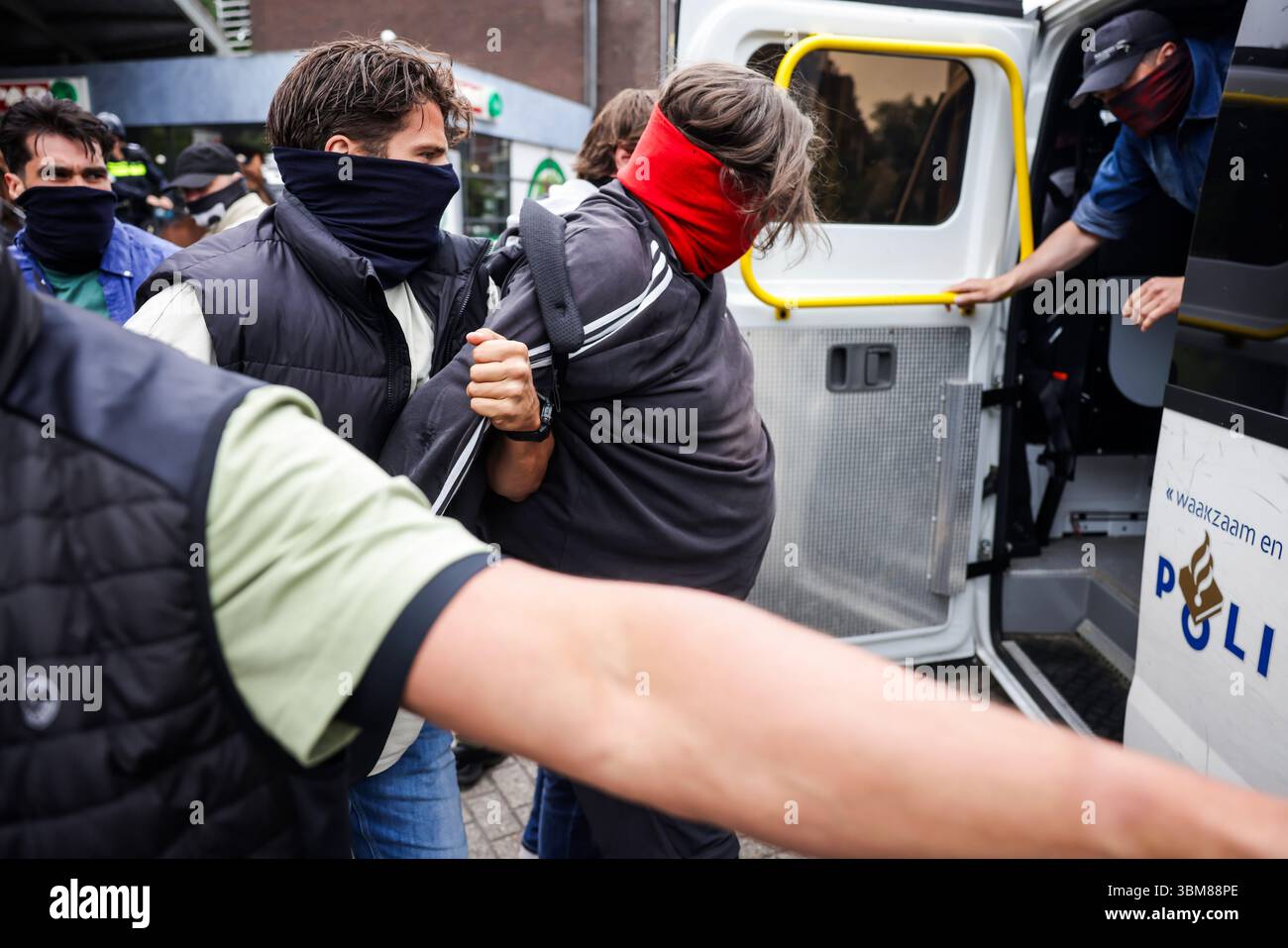 DEN HAAG - Demonstrators from Extinction Rebellion (XR) protest during ...
