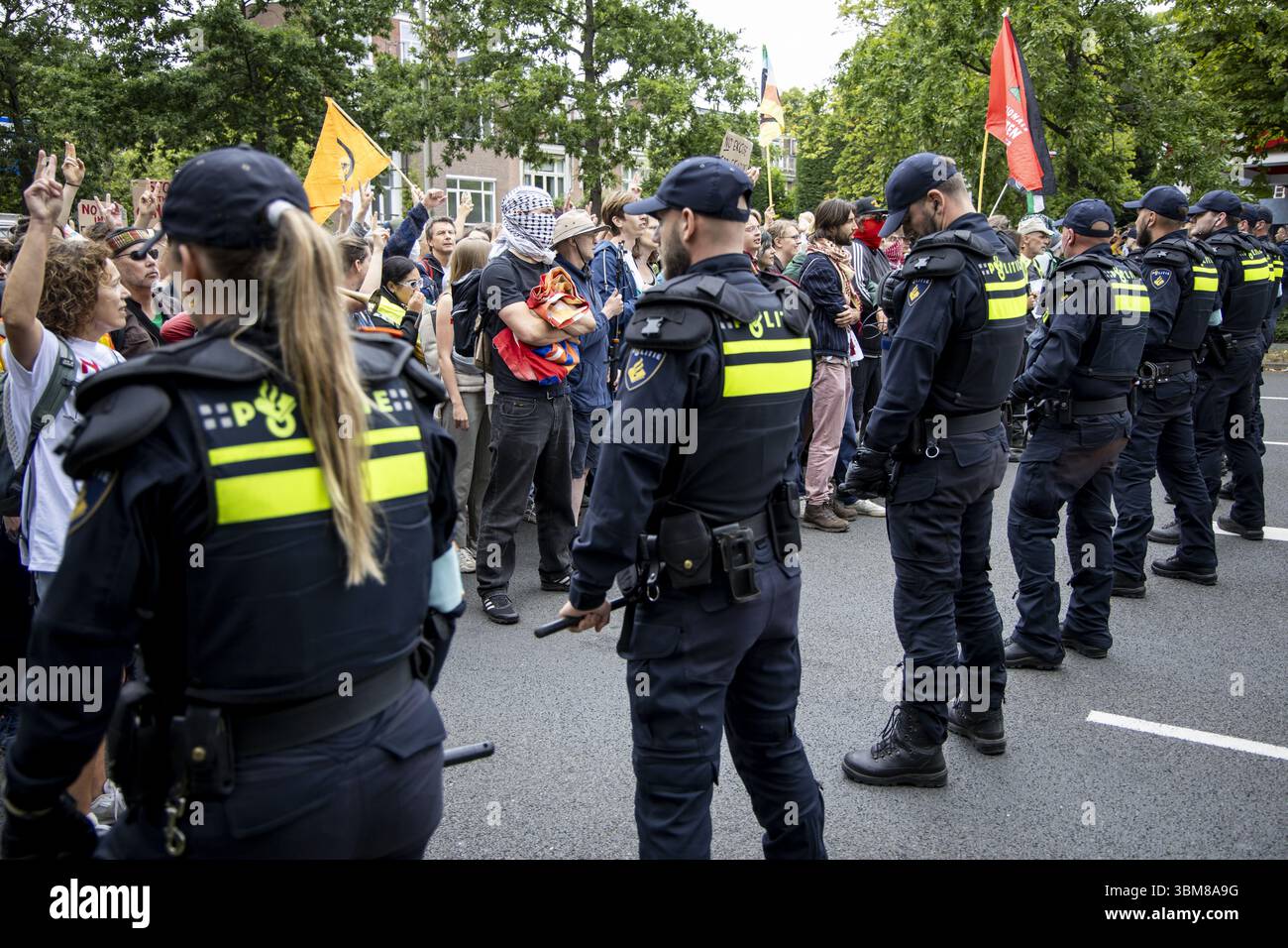 DEN HAAG - Demonstrators from Extinction Rebellion (XR) protest during ...