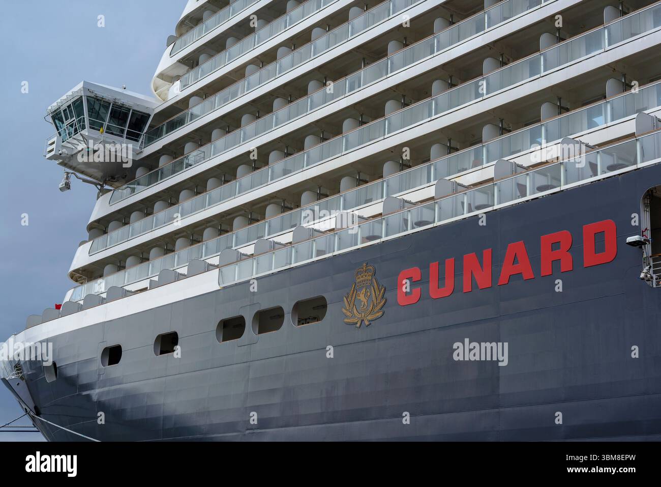 Cunard cruise ship and logo Stock Photo - Alamy