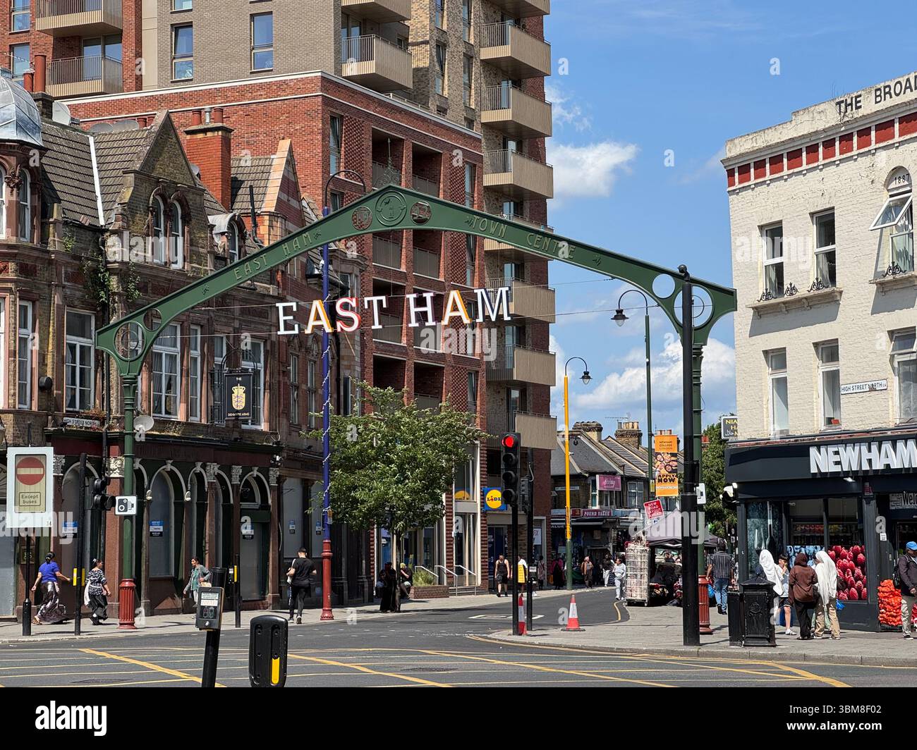 Newham high street london hi-res stock photography and images - Alamy