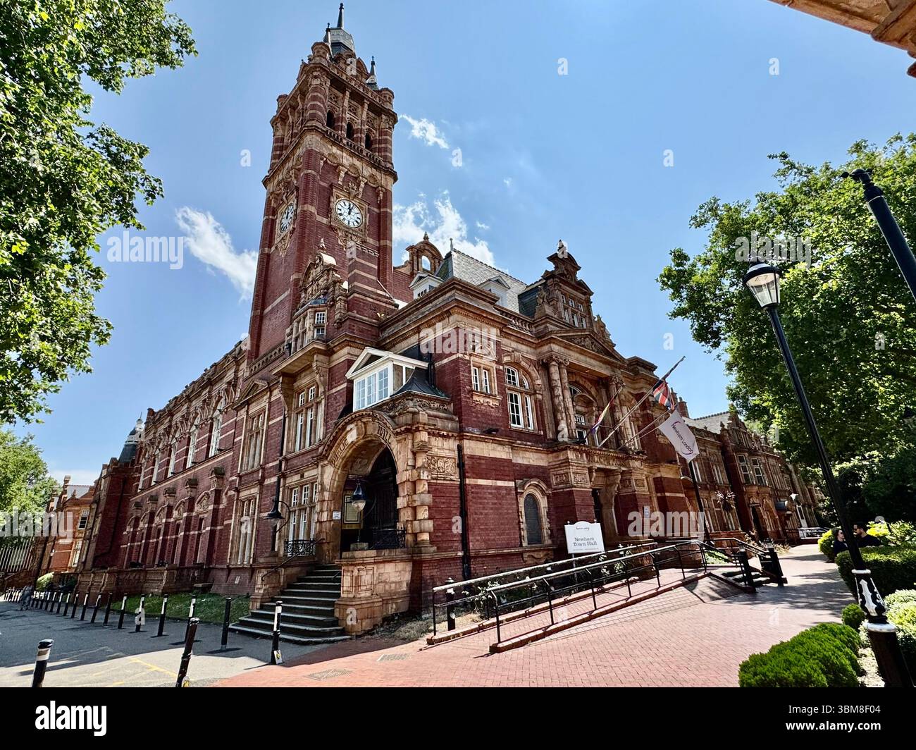 Newham Town Hall Building Stock Photo - Alamy