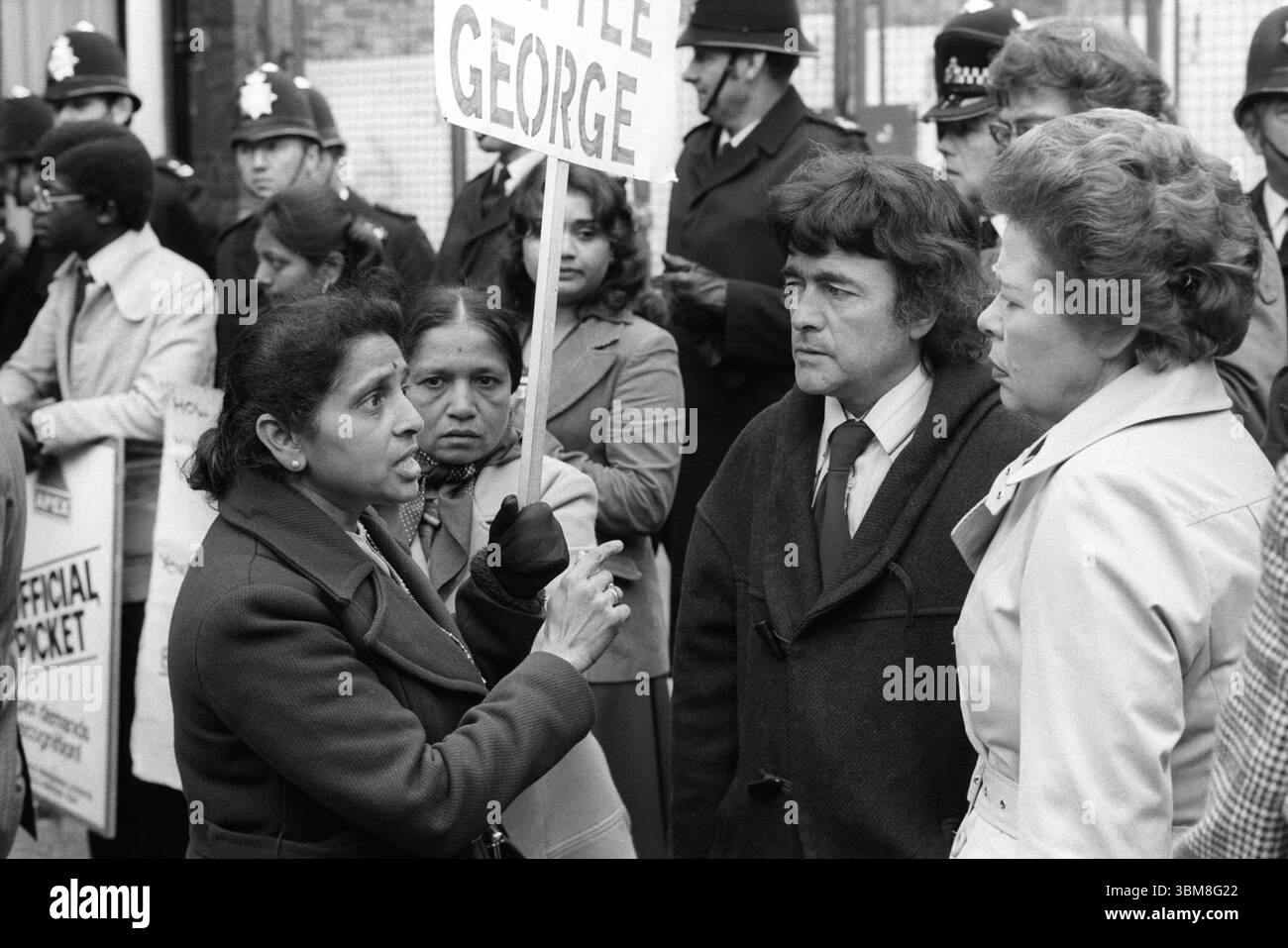 Women strike 1970s hi-res stock photography and images - Alamy
