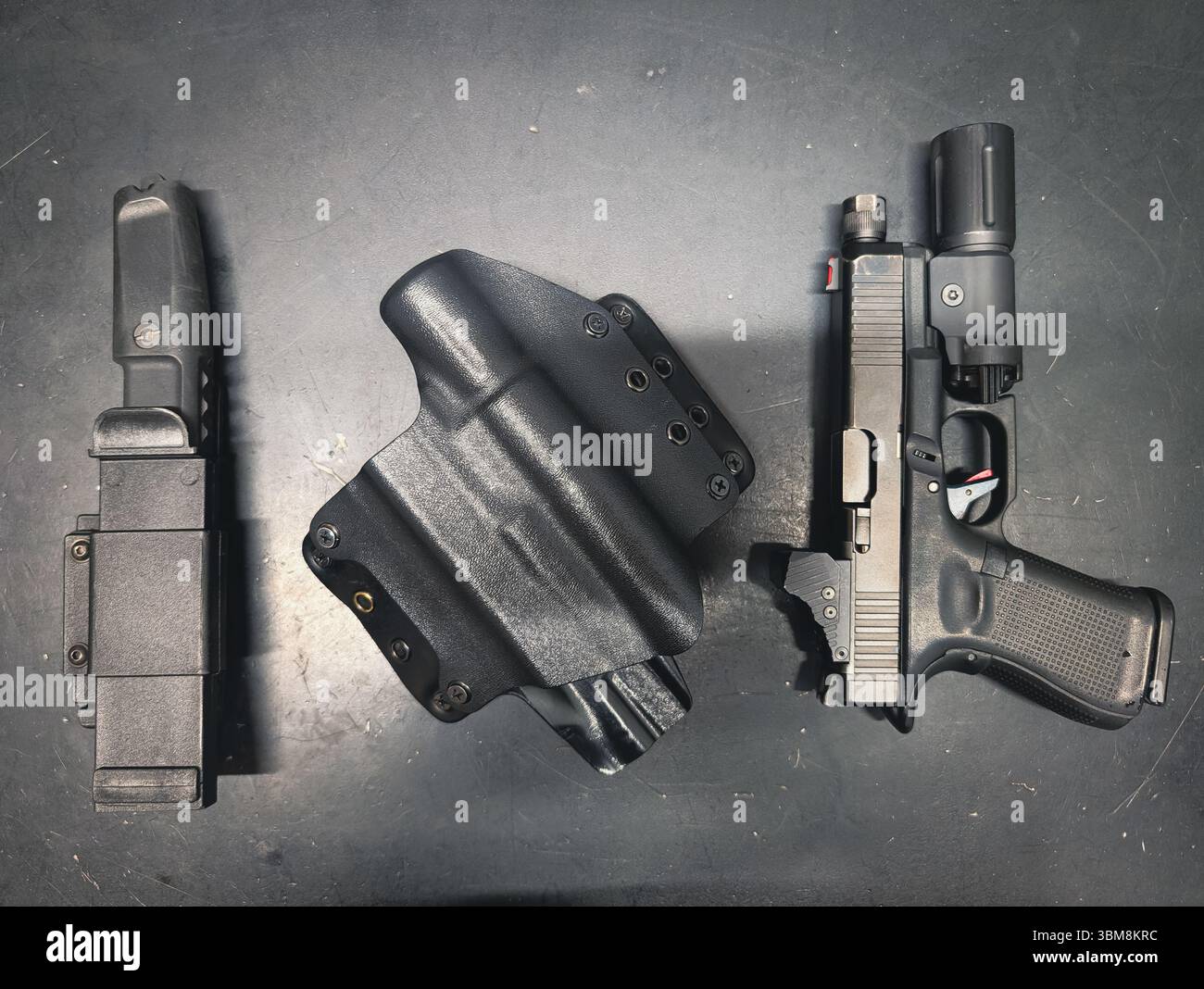 Weapon loadout hi-res stock photography and images - Alamy