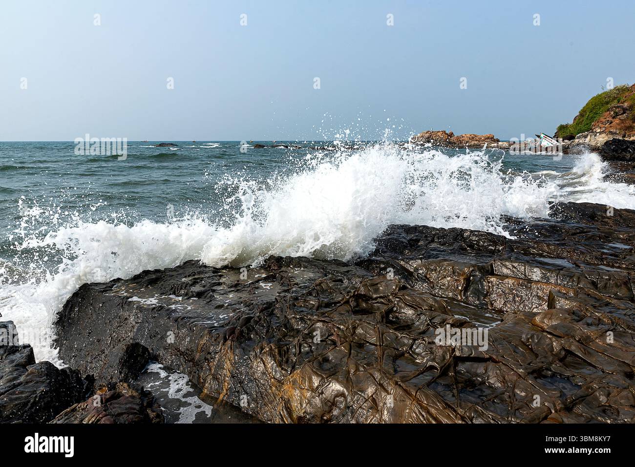 Sunlight captures sea spray hi-res stock photography and images - Alamy