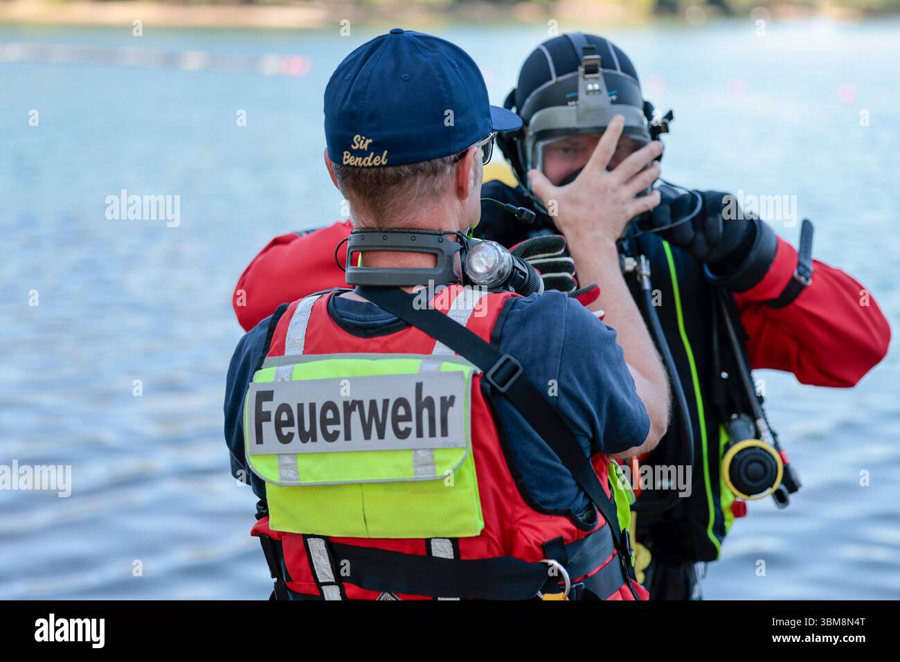 Cologne, Germany. 25th June, 2025. Emergency services from the Cologne ...