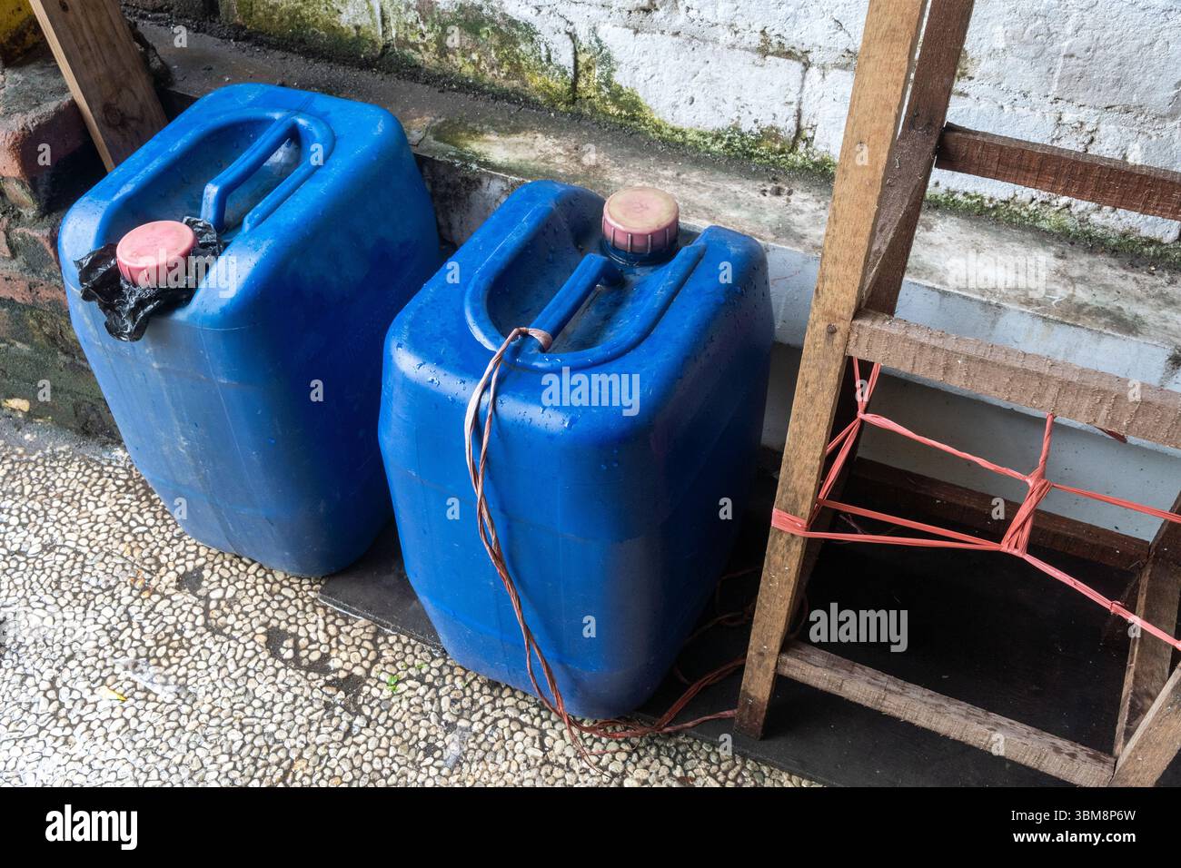 Two red gasoline containers hi-res stock photography and images - Alamy