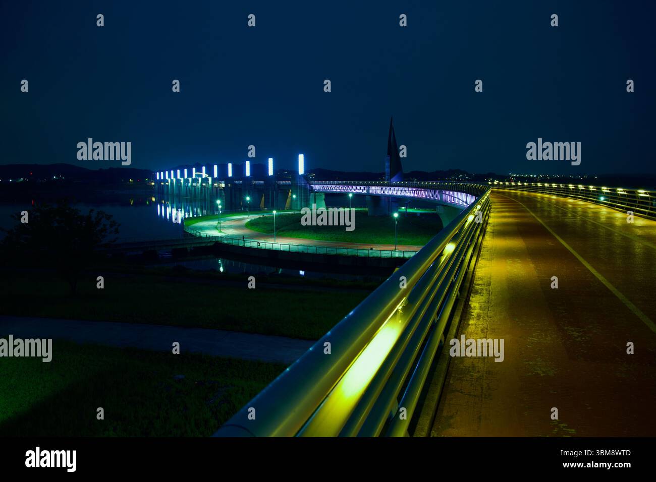 Yeoju City, South Korea - May 19th 2025: An elevated bike path curves ...
