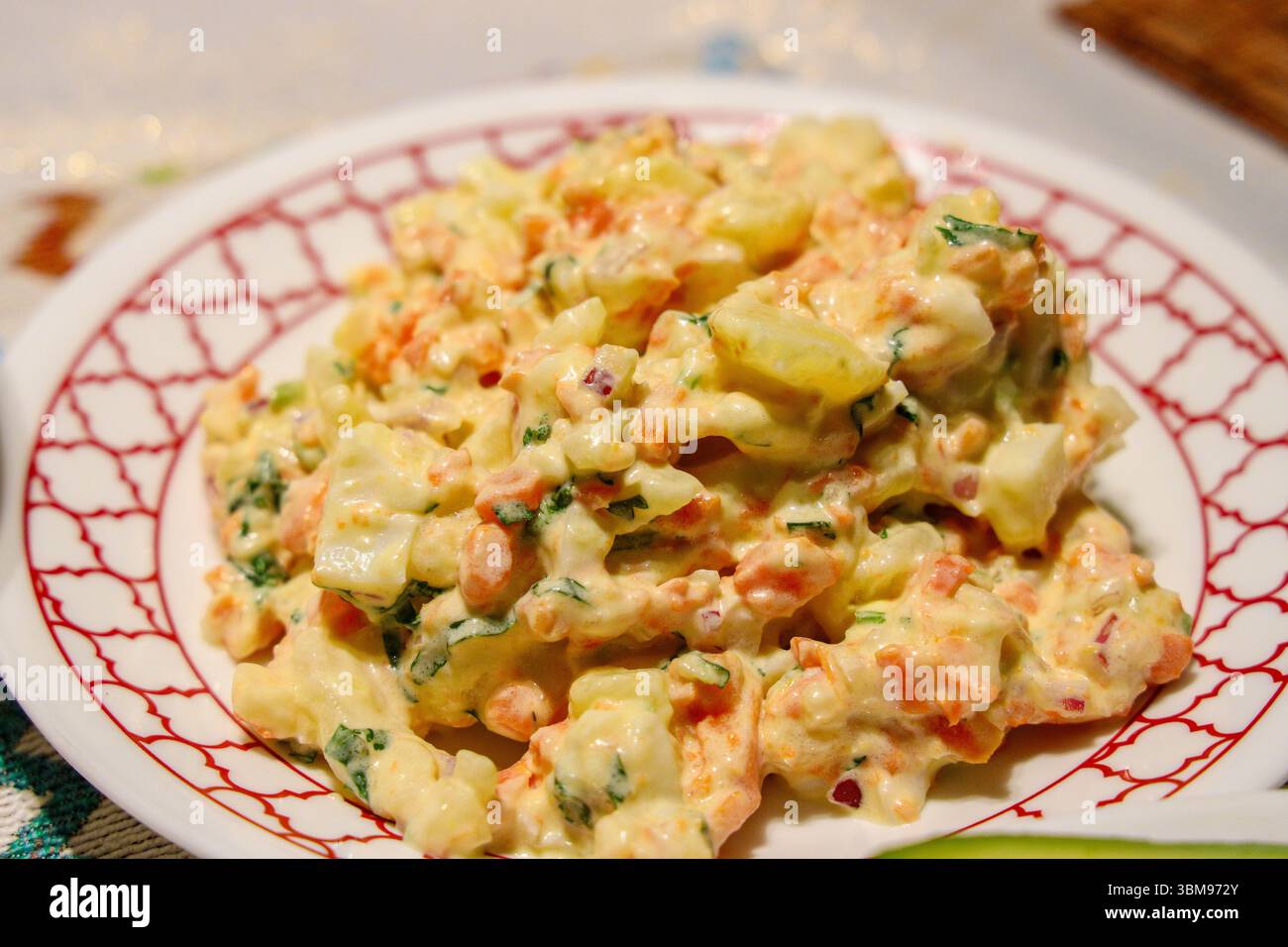 Plate mixed vegetable salad hi-res stock photography and images - Alamy