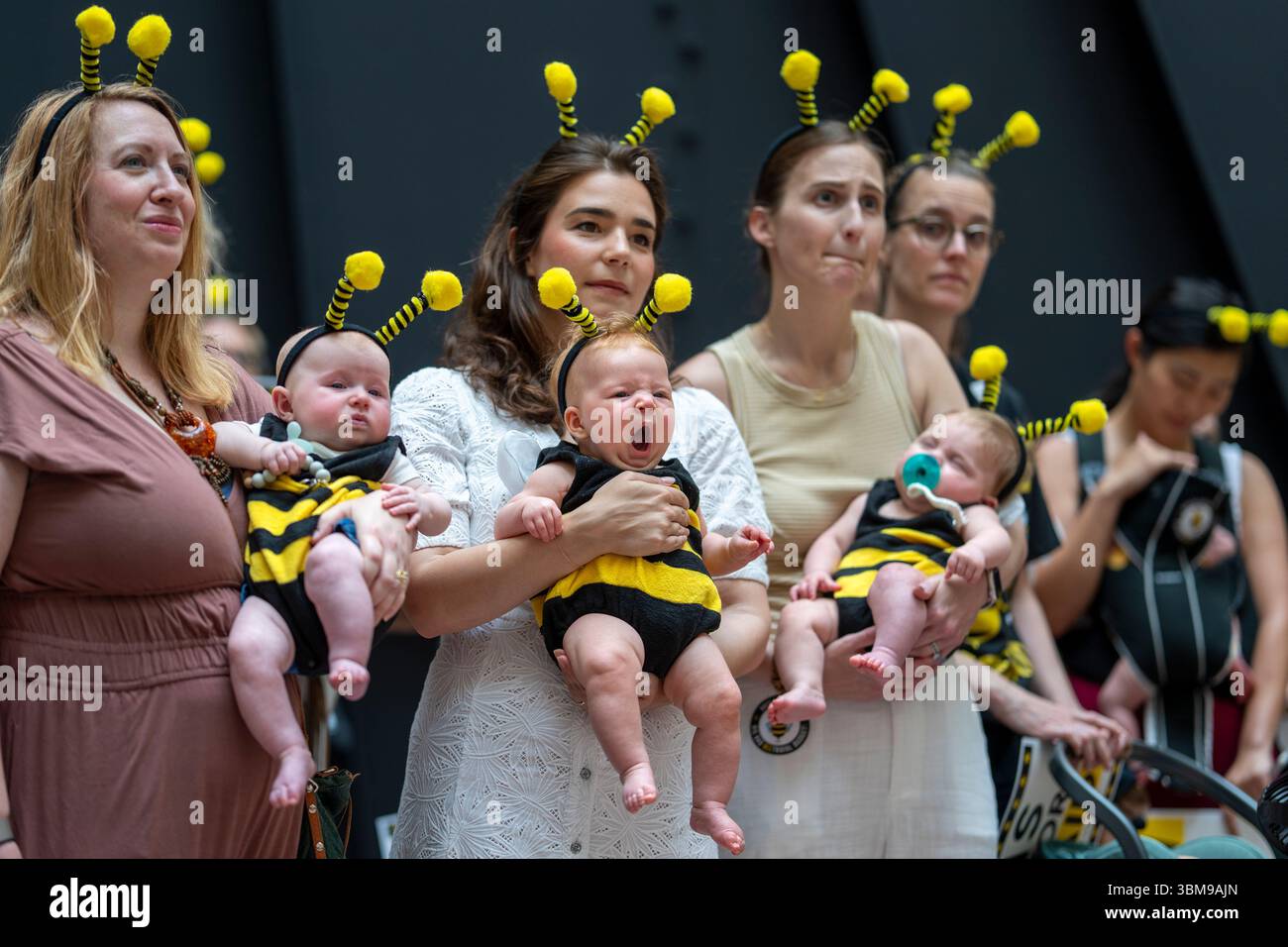 From left, Sandi Fox and her baby, Talia, Nathalie Demirdjian-Rivest ...