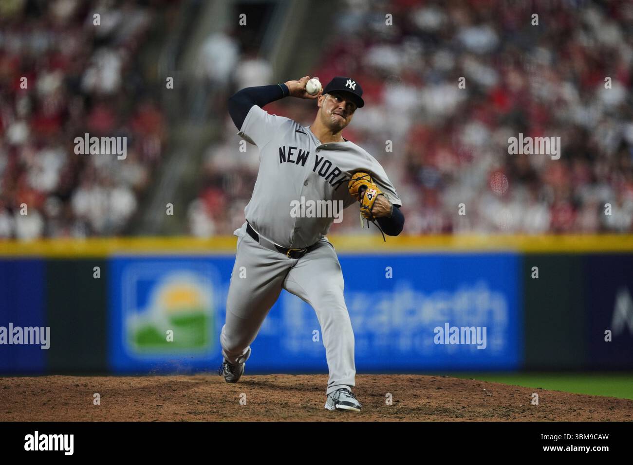 New York Yankees pitcher Fernando Cruz delivers during the seventh ...