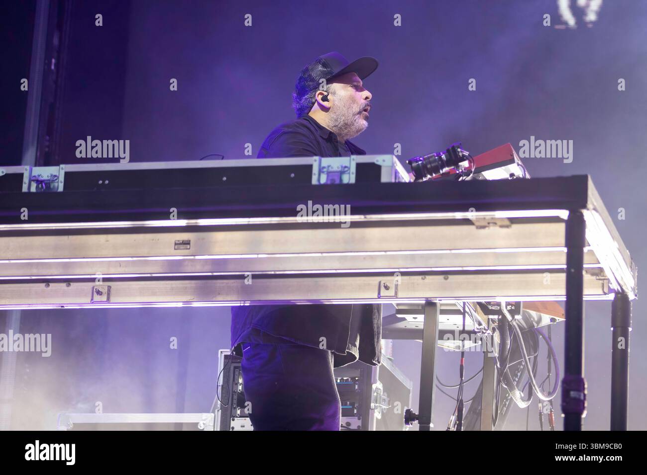 Deftones chino moreno hi-res stock photography and images - Alamy