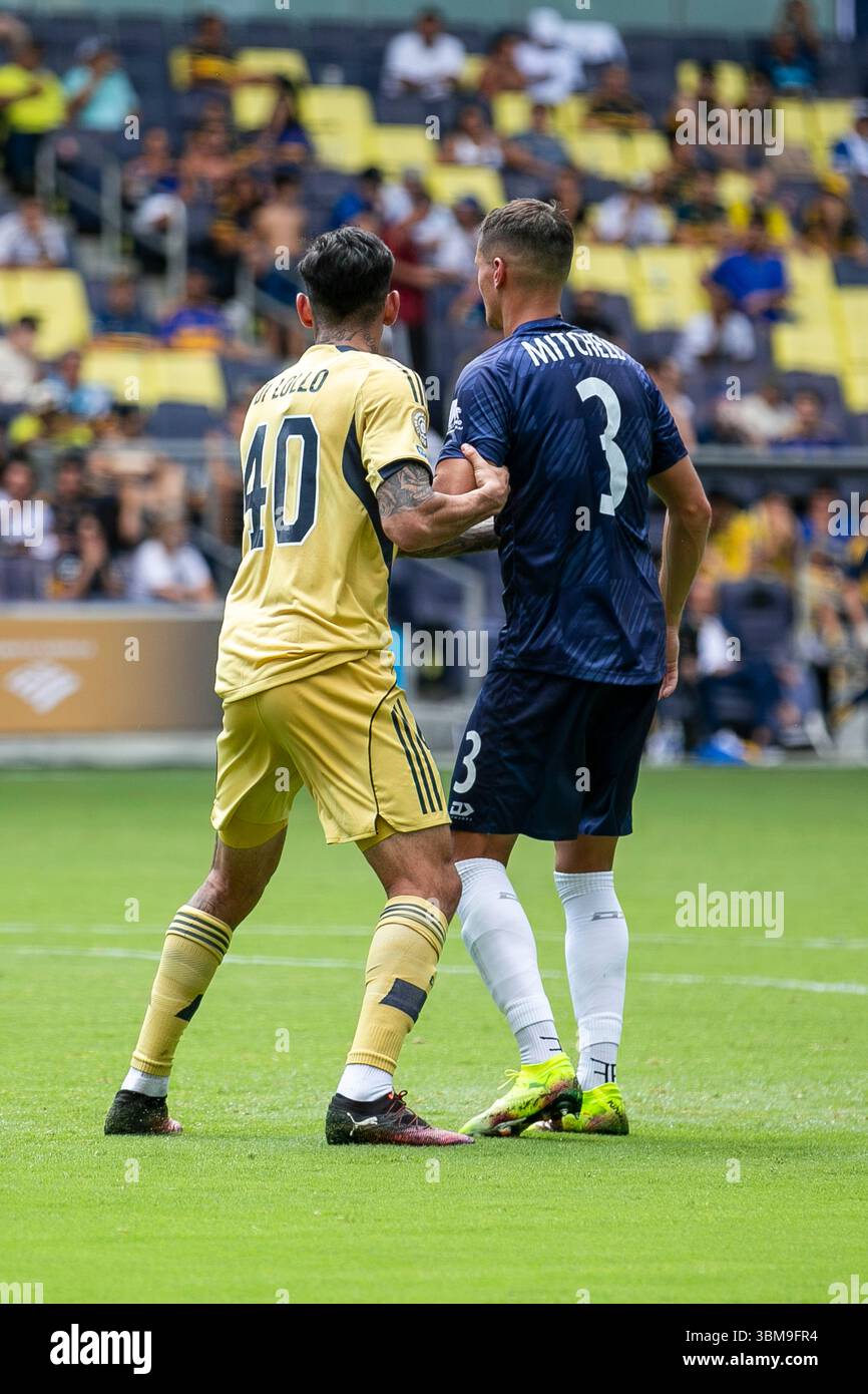 CA Boca Juniors defender Lautaro Di Lollo (40) and Auckland City FC ...