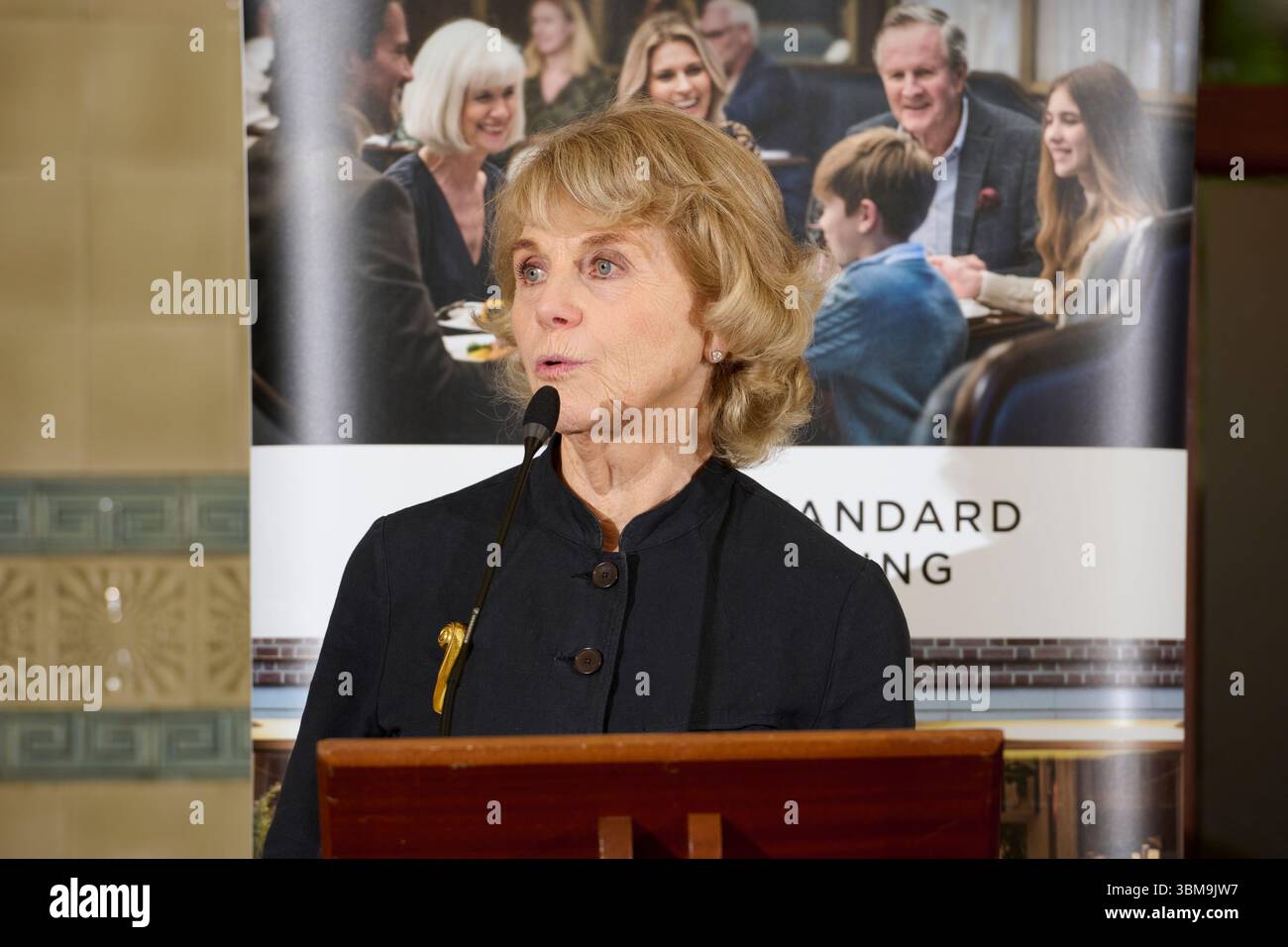 Anne sebba headshot hi-res stock photography and images - Alamy