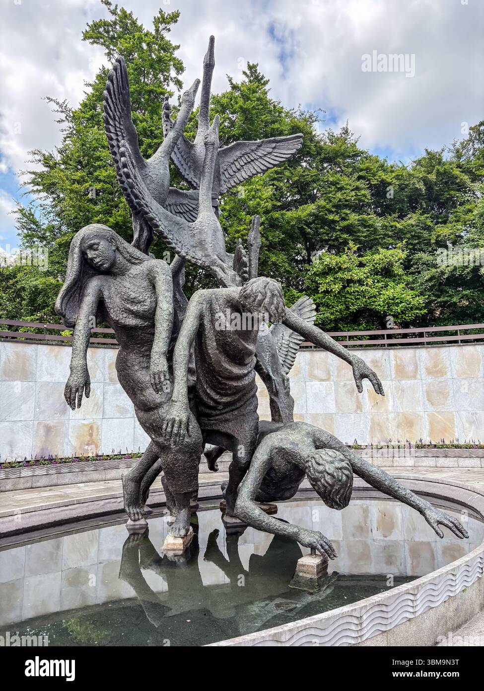 Children of Lir bronze sculpture in fountain, Garden of Remembrance ...
