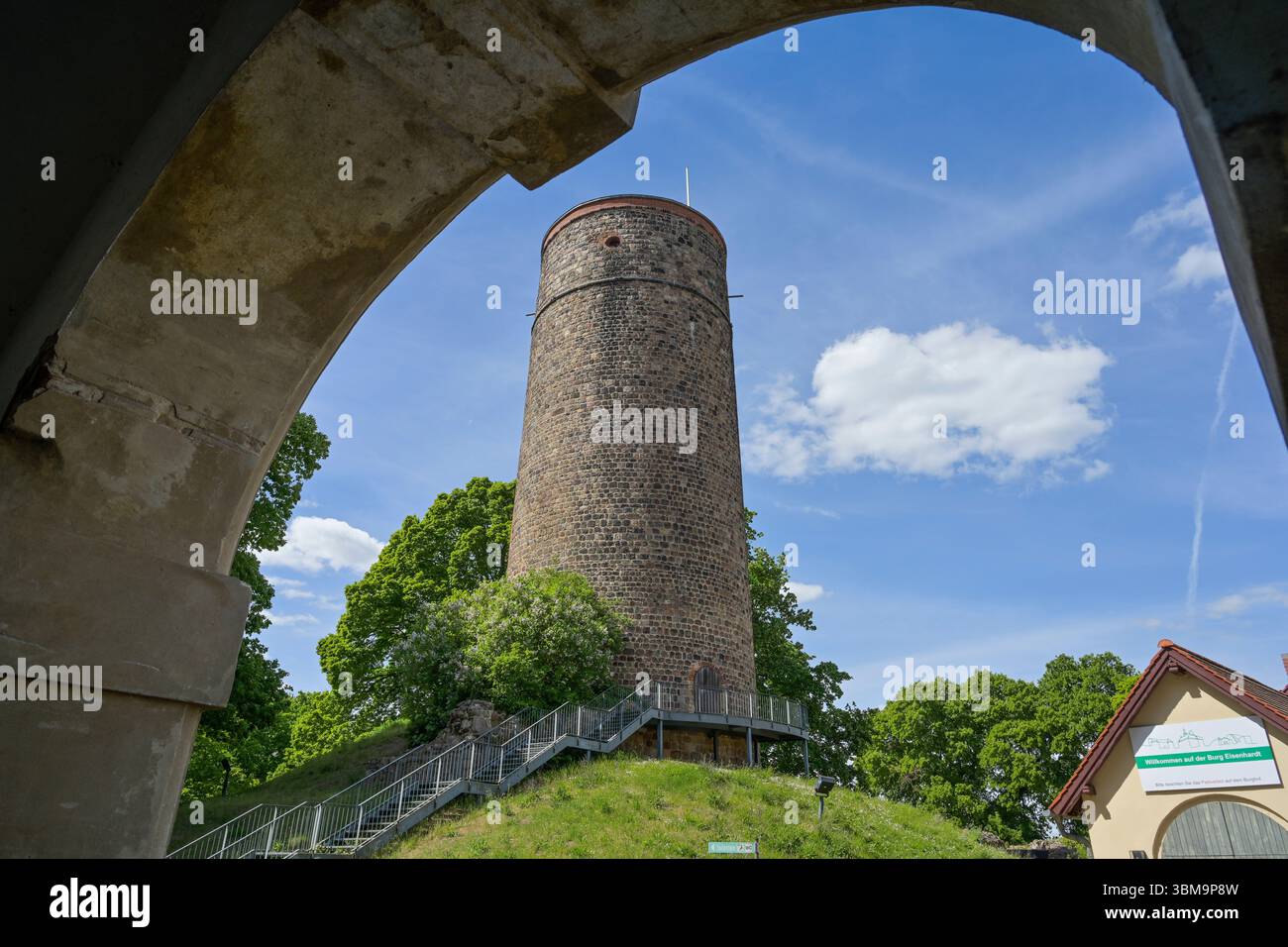 Bergfried, Turm der Burg Eisenhardt, Bad Belzig, Landkreis Potsdam ...