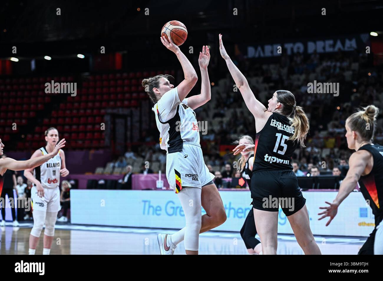 Piraeus, Greece. 25th June, 2025. 13 Kyara Linskens of Belgium competes ...