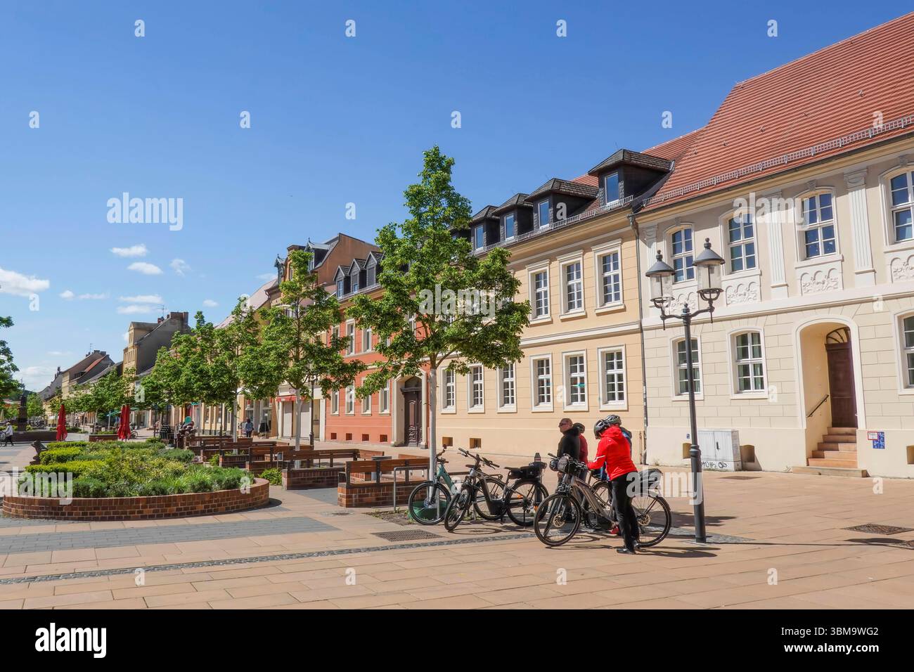 Straßenszene, Altbauten, Breite Straße, Altstadt, Luckenwalde ...