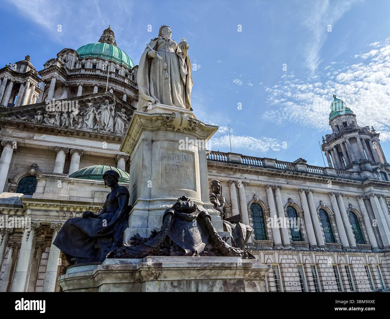 Queen Victoria Monument in front of Belfast City Hall, Northern Ireland ...