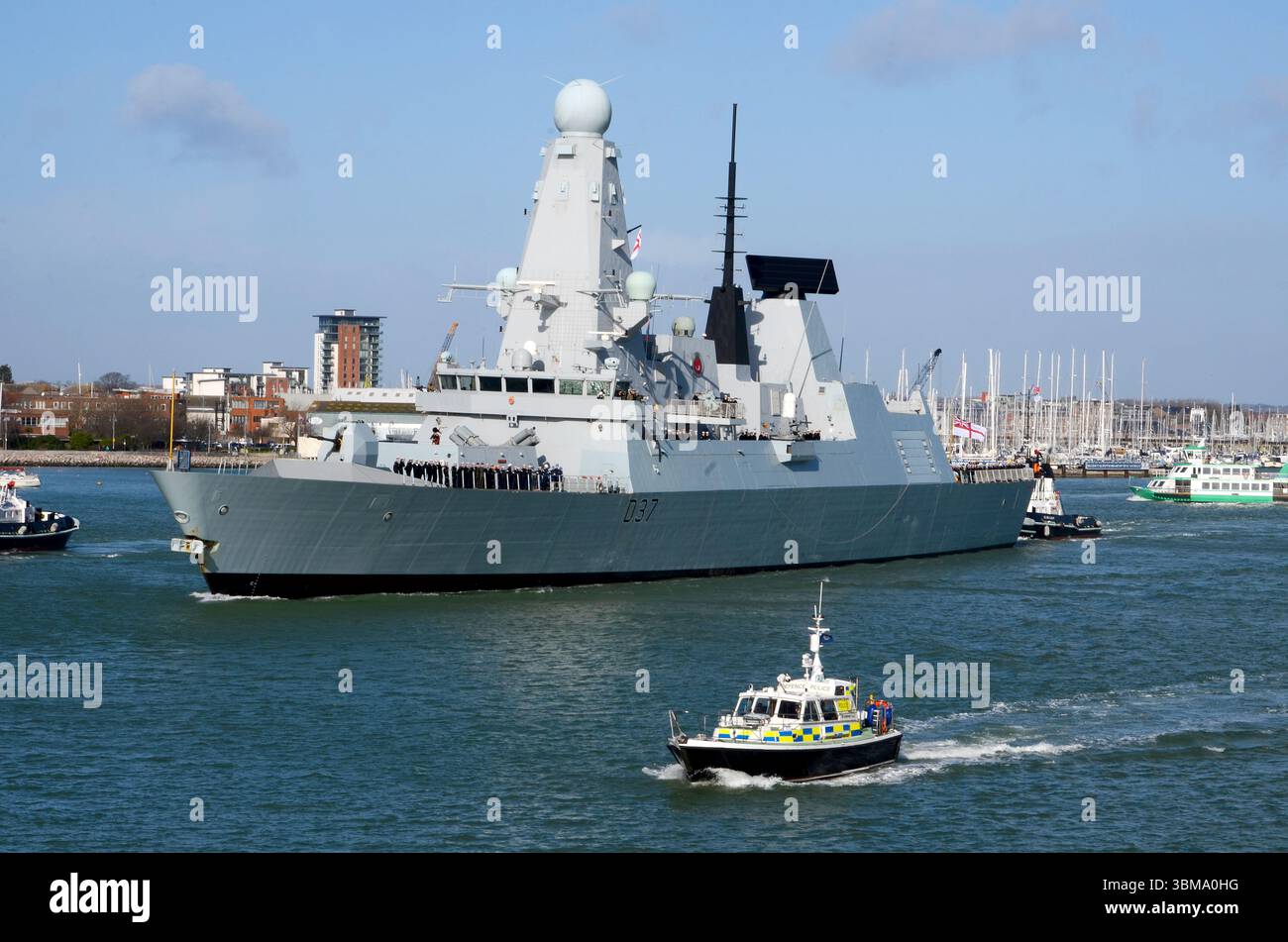 HMS Duncan 037 Type 45 Daring class destroyer 0n it’s maiden voyage out ...