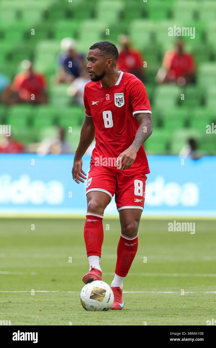 AUSTIN, TX - JUNE 24: Panama midfielder Víctor Griffith (8) controls ...
