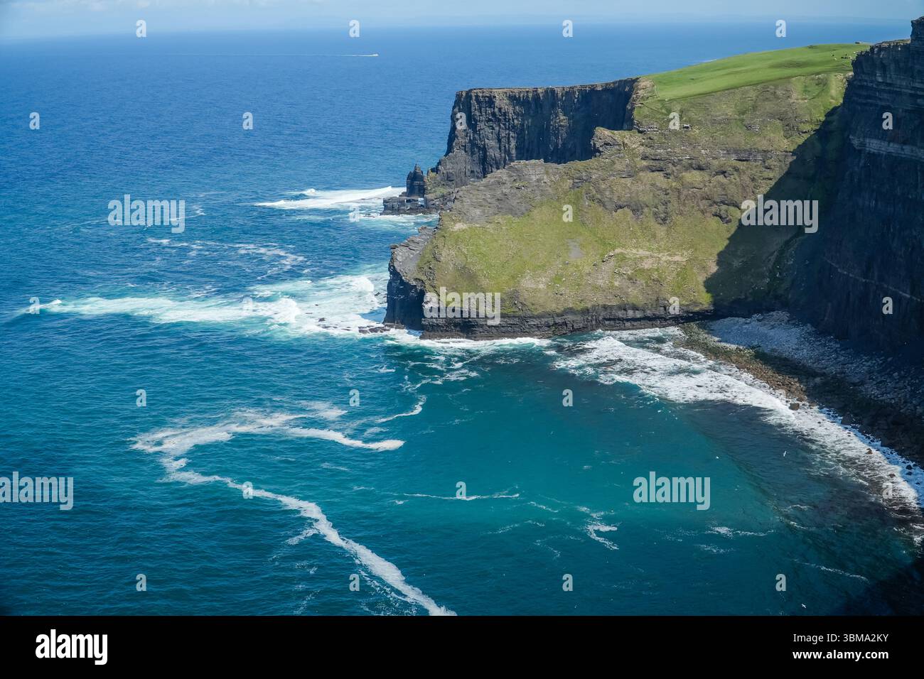 Dramatic coastal cliffs plunge atlantic hi-res stock photography and ...