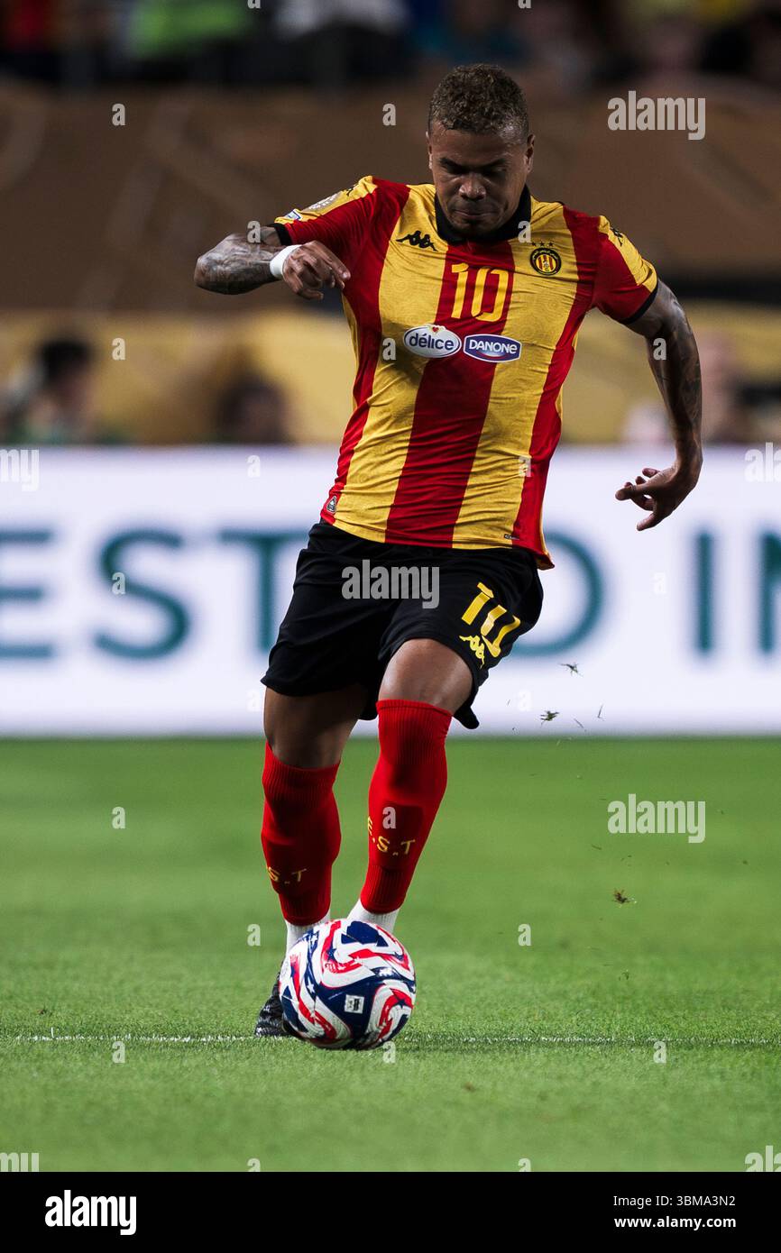 Yan Sasse of Esperance Sportive de Tunis in action during the FIFA Club ...