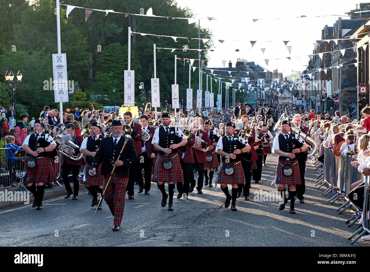 Galashiels, UK. 25th June, 2025. Pipe Band leads the Cavalcade of ...