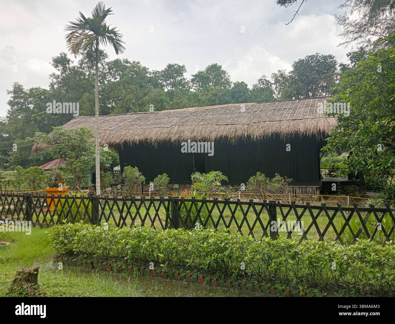 A Traditional Burmese home with thatched roof in Myanmar Stock Photo ...